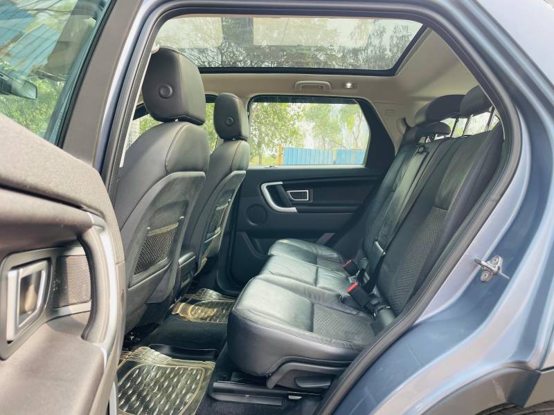 Buy Used Land Rover Discovery Sport TD4 HSE 7S of 2018 model @ 24 ...