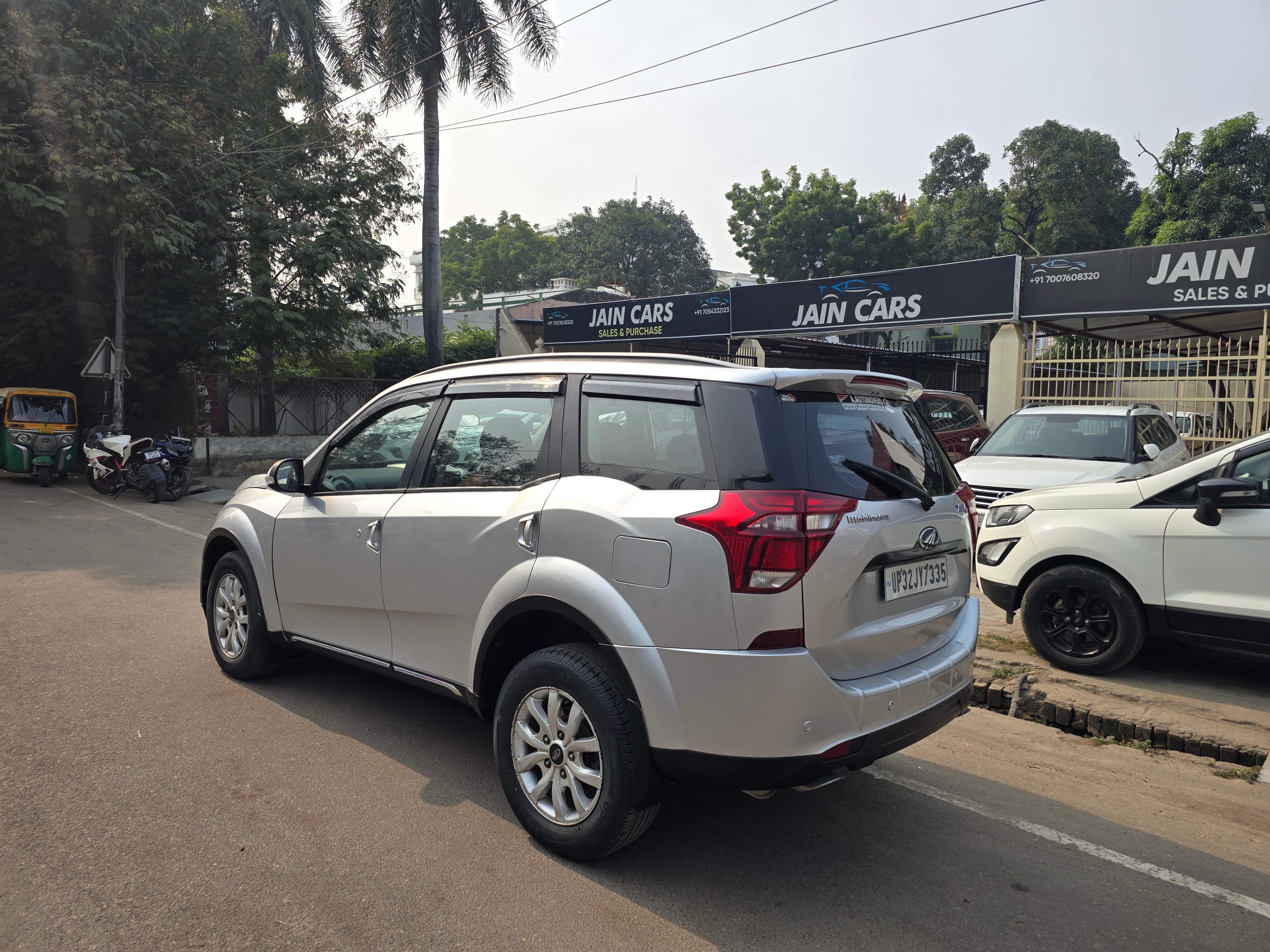 Buy Used Mahindra XUV500 R W10 FWD of 2018 model @ 8,75,000 INR in Lucknow - 4956626 - ZigWheels.com