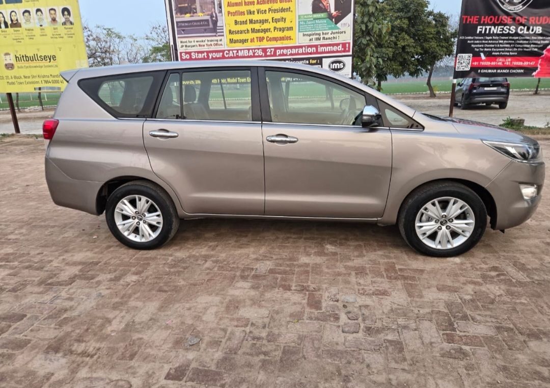 Buy Used Toyota Innova Crysta 2.4 ZX 7 STR AT of 2020 model @ 20,50,000 ...