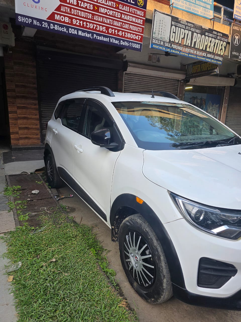 Buy Used Renault Triber RXT BSVI of 2023 model @ 3,90,000 INR in Delhi ...
