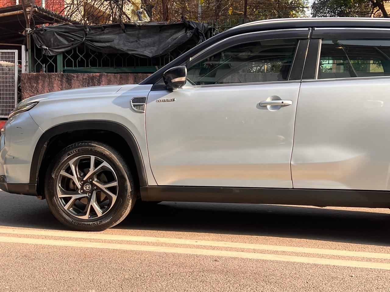 Buy Used Toyota Hyryder V HYBRID of 2023 model @ 17,25,000 INR in Delhi ...