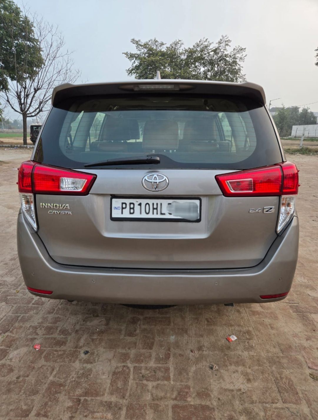 Buy Used Toyota Innova Crysta 2.4 ZX 7 STR AT of 2020 model @ 20,50,000 ...