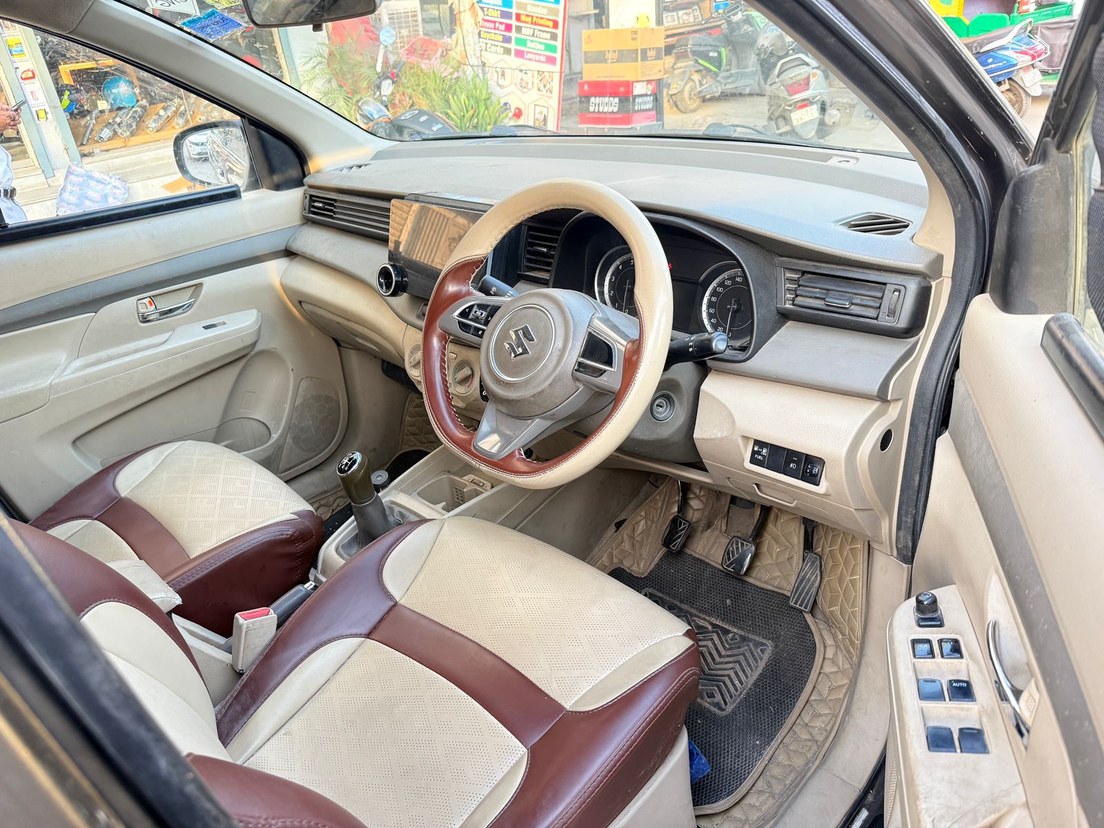 Buy Used Maruti Ertiga VXI CNG 2022-2023 of 2022 model @ 8,90,000 INR ...
