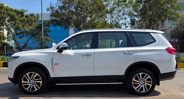 Buy Used MG Gloster Savvy 4x4 7Str of 2023 model @ 36,90,000 INR in ...