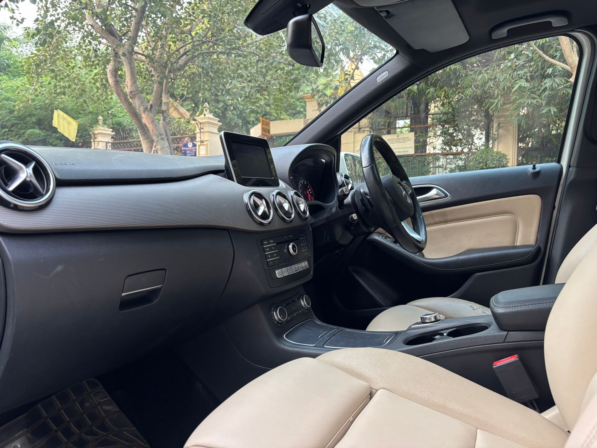 Buy Used Mercedes-Benz B Class B180 Sport of 2017 model @ 13,50,000 INR ...