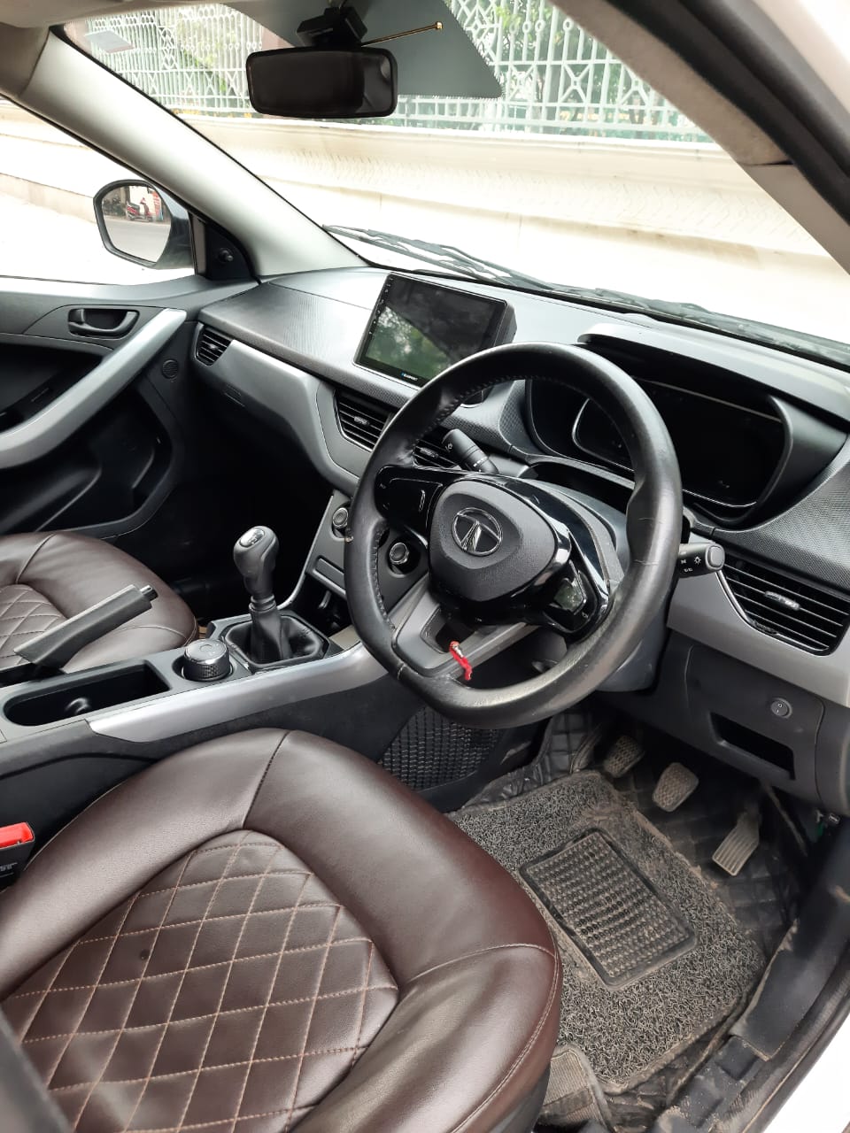 Buy Used Tata Nexon XE BSVI of 2021 model @ 4,25,000 INR in Delhi ...