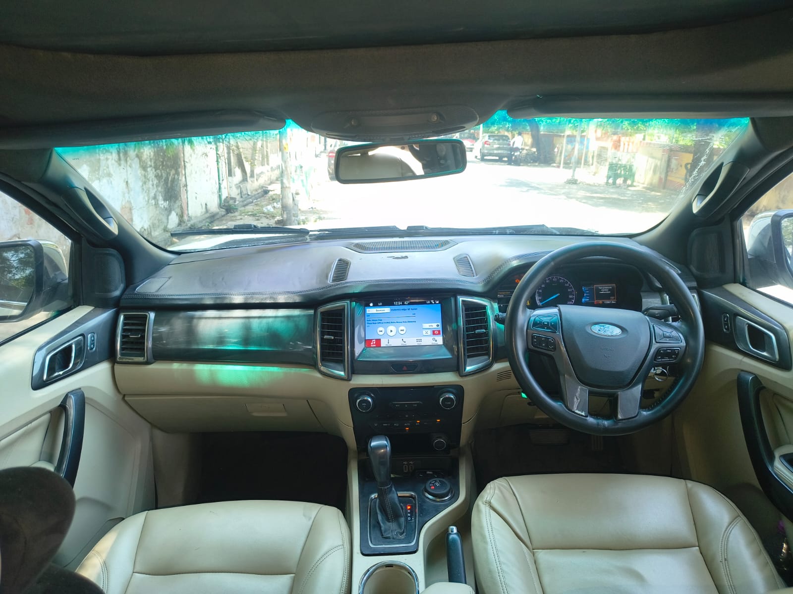 Buy Used Ford Endeavour 2.2 Trend MT 4X2 of 2017 model @ 13,00,000 INR ...