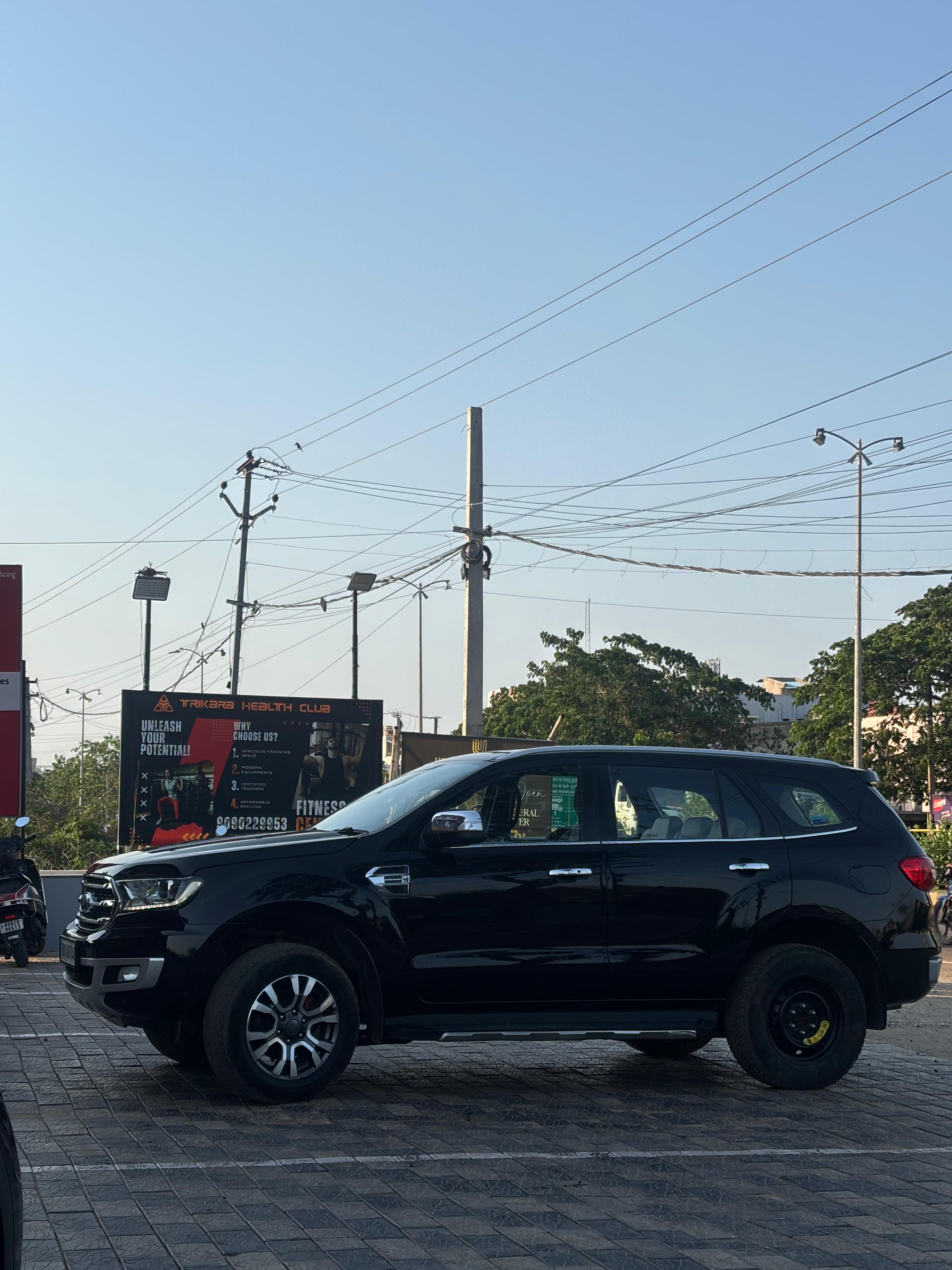 Buy Used Ford Endeavour Titanium Plus 4X4 of 2020 model @ 25,99,999 INR ...