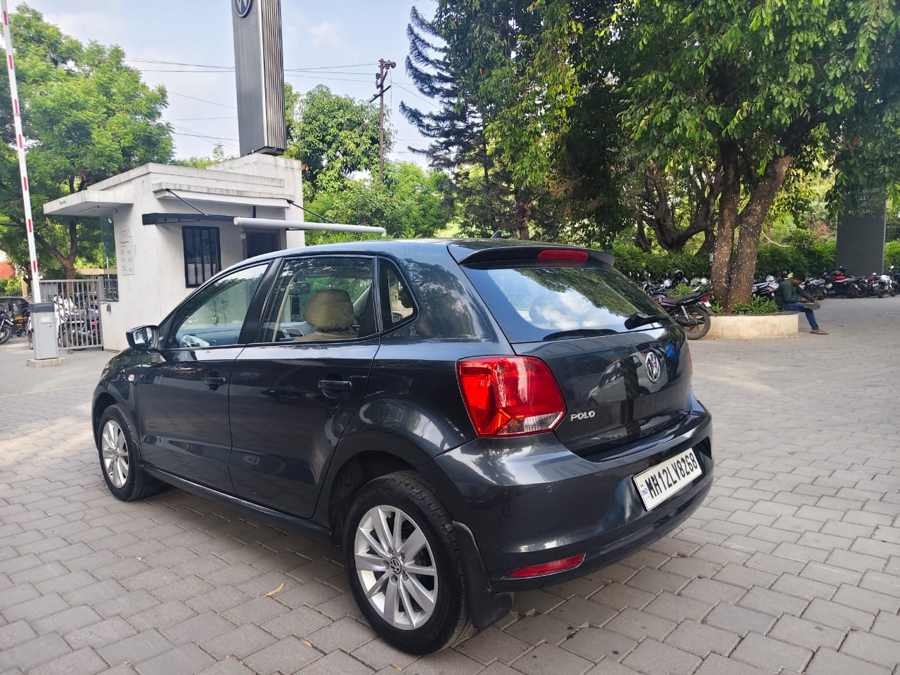 Buy Used Volkswagen Polo 1.2 MPI Highline of 2015 model @ 4,35,000 INR ...