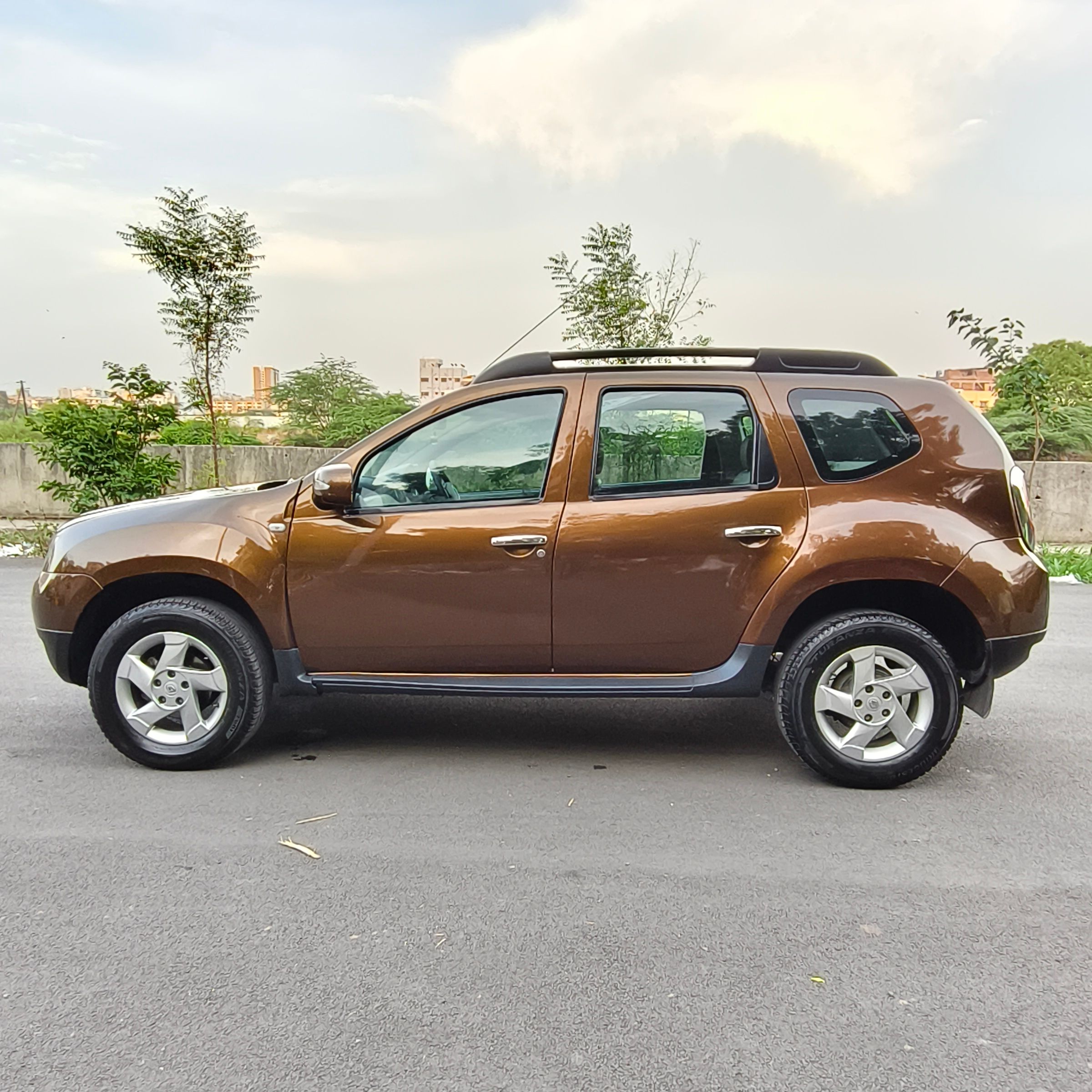 Buy Used Renault Duster RXL AWD of 2014 model @ 3,99,000 INR in Pune ...