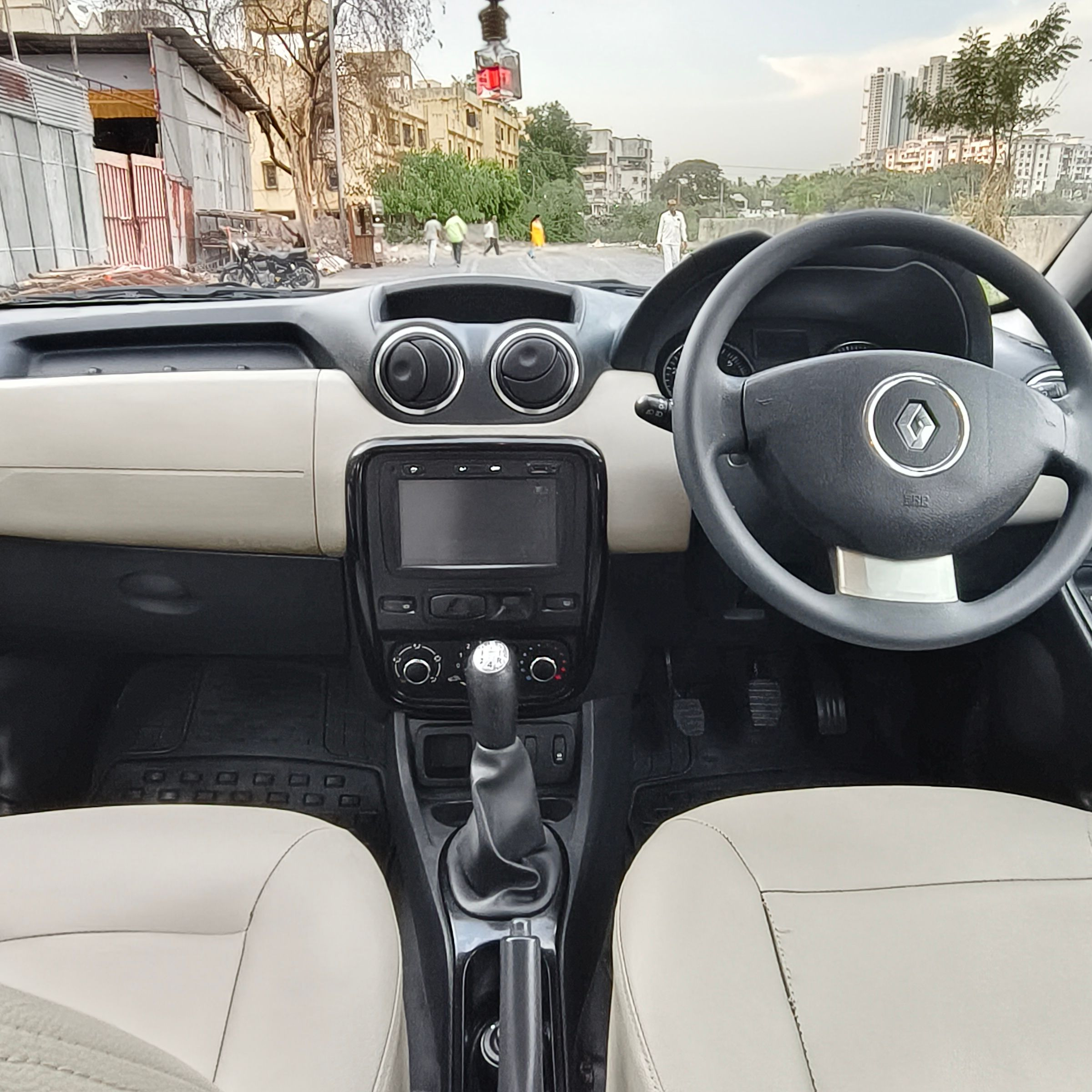 Buy Used Renault Duster RXL AWD of 2014 model @ 3,99,000 INR in Pune ...