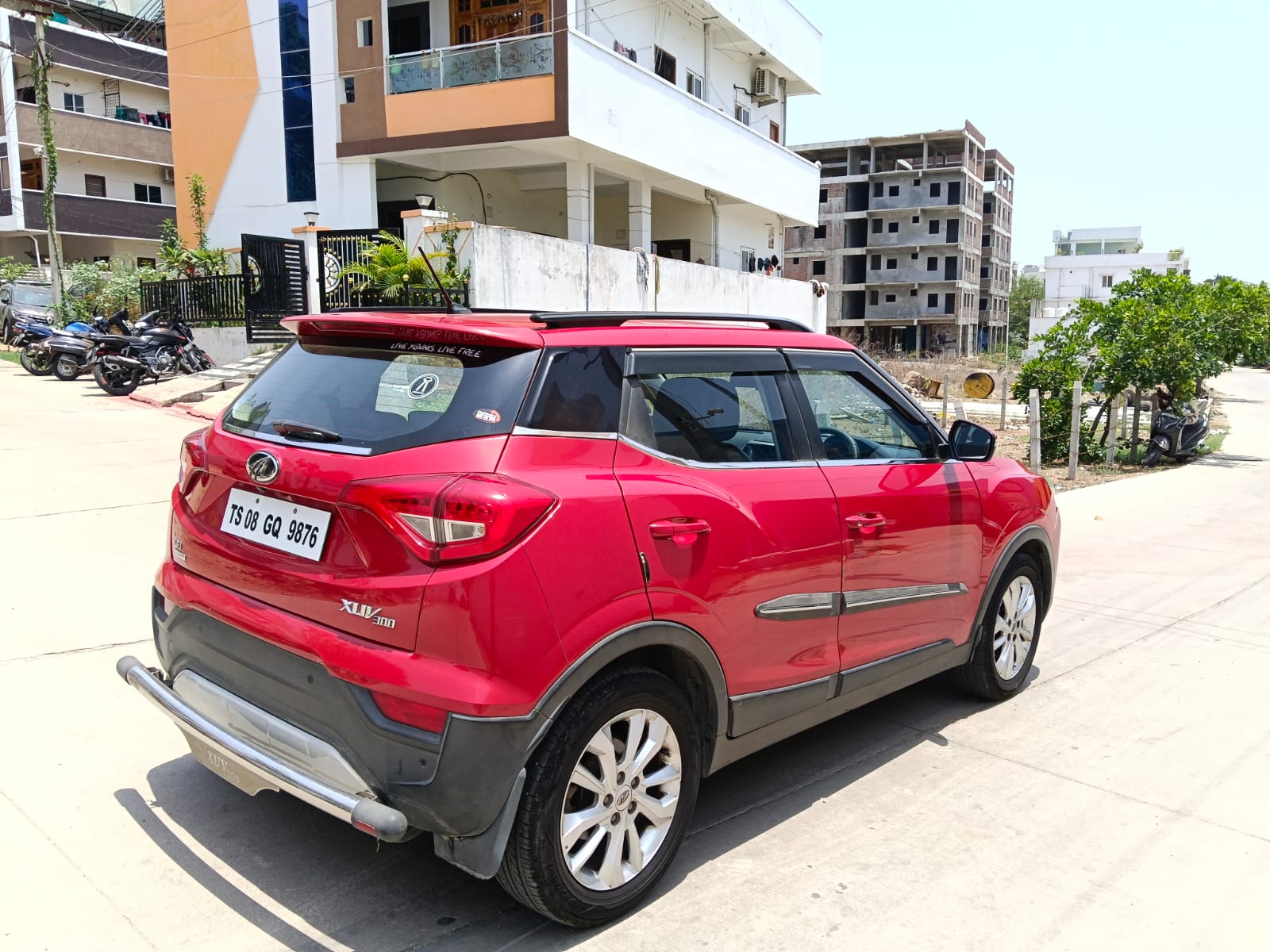 Buy Used Mahindra XUV300 W8 AMT Diesel BSIV of 2019 model @ 8,50,000 ...