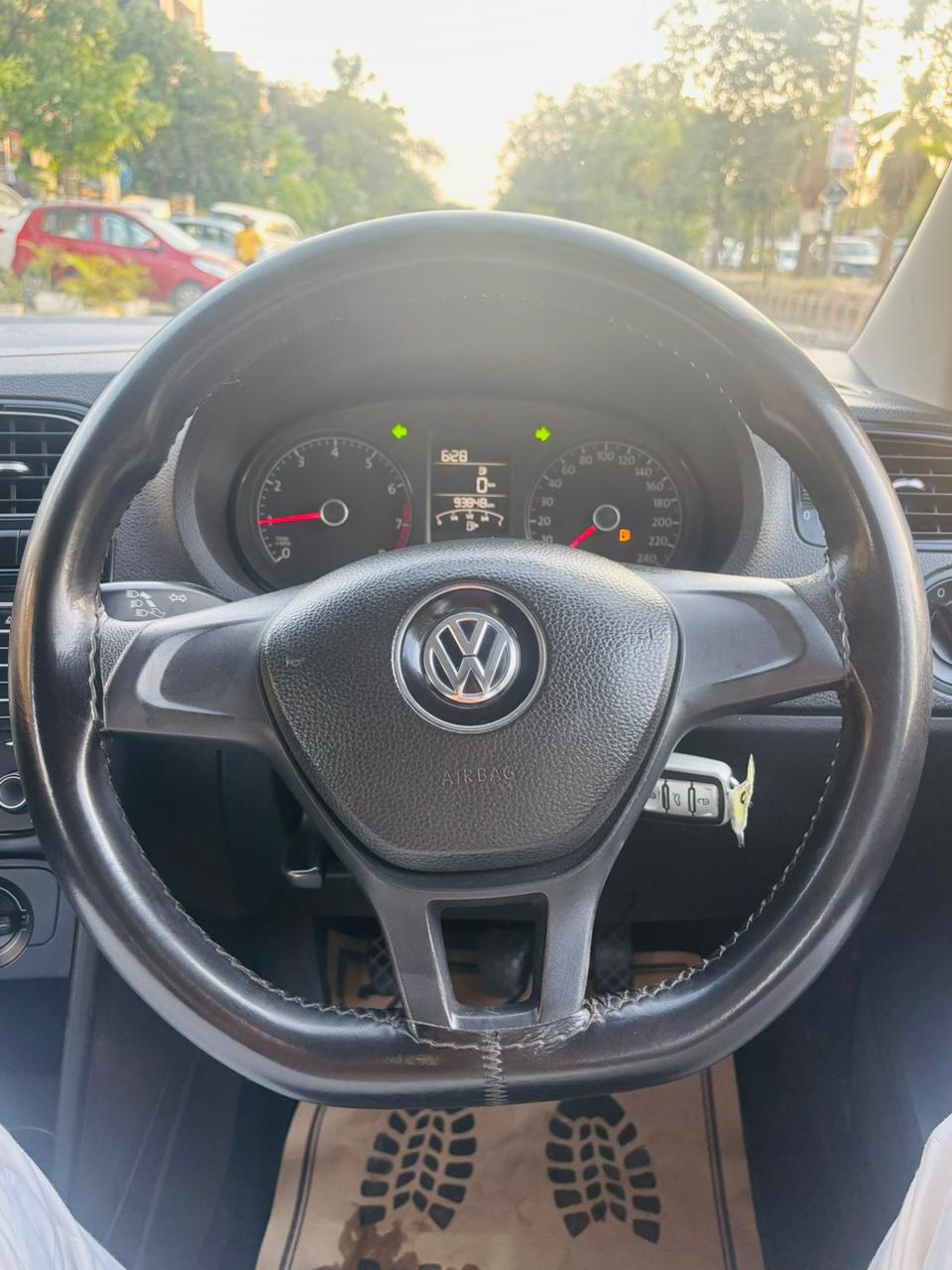 Buy Used Volkswagen Polo 1.2 MPI Comfortline of 2016 model @ 2,85,000 ...