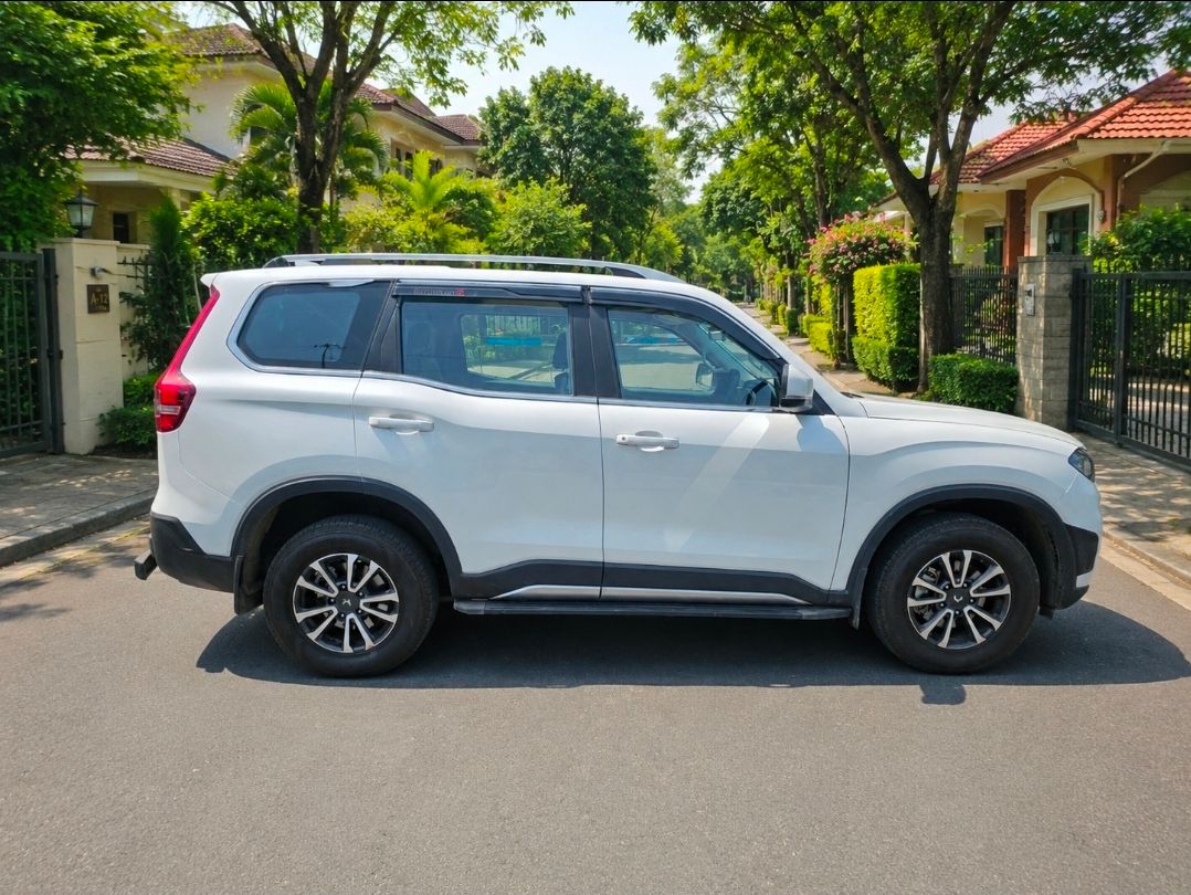 Buy Used Mahindra Scorpio N Z8 Select AT of 2026 model @ 18,90,000 INR ...