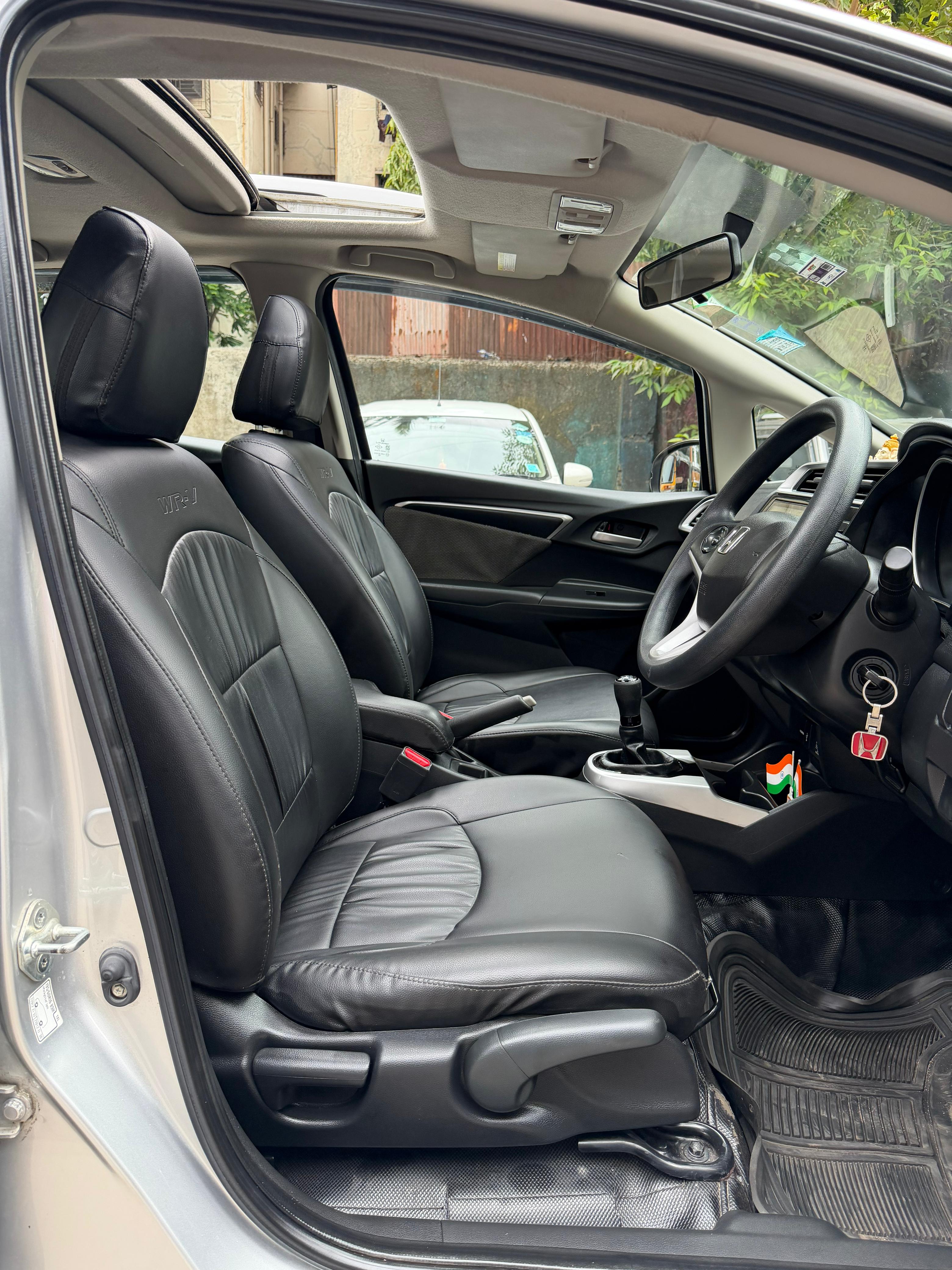 Buy Used Honda WR-V i-VTEC VX of 2017 model @ 5,75,000 INR in Thane ...