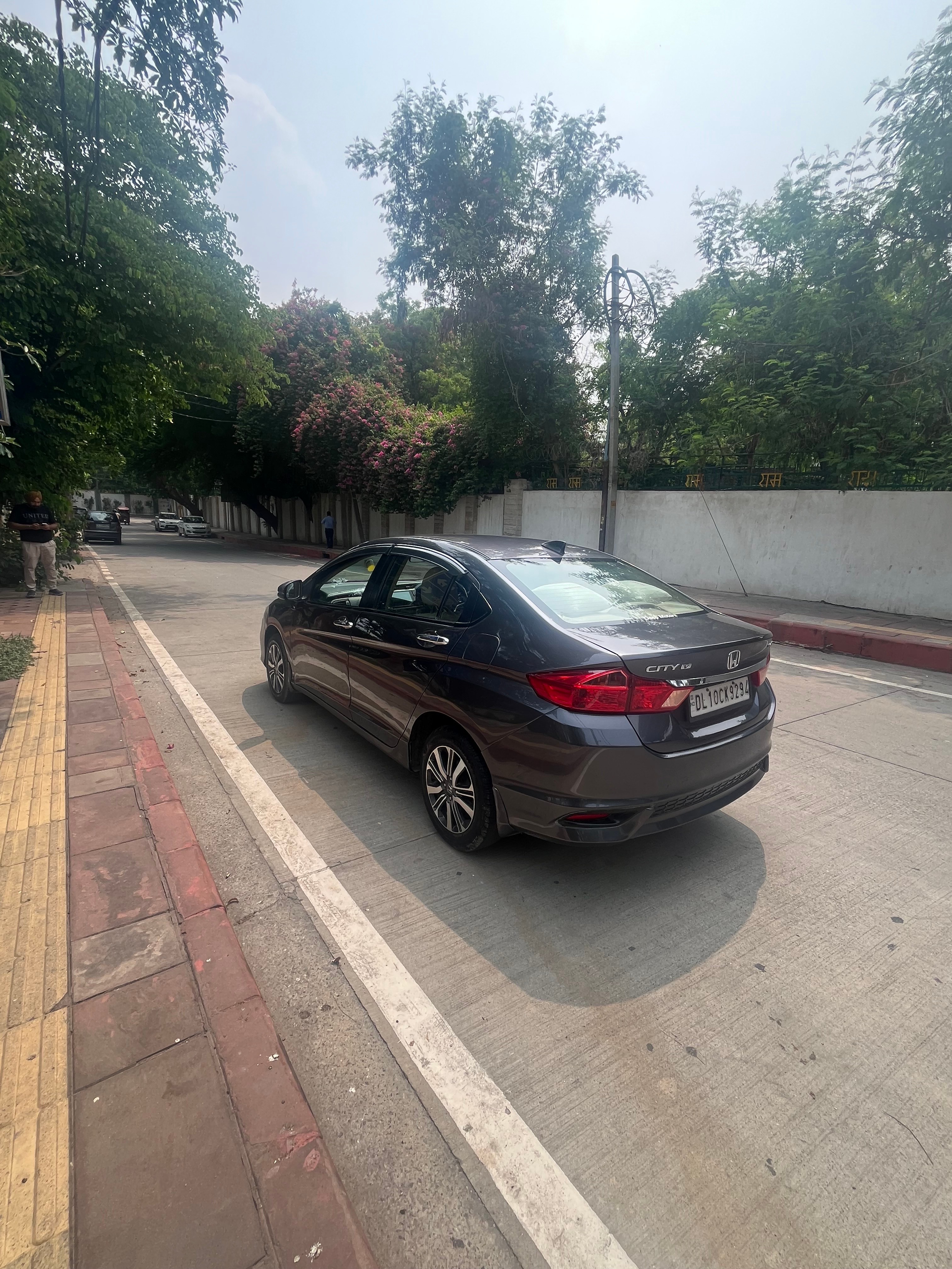 Buy Used Honda City i-VTEC V of 2018 model @ 5,95,000 INR in Delhi - 5070155 - ZigWheels.com