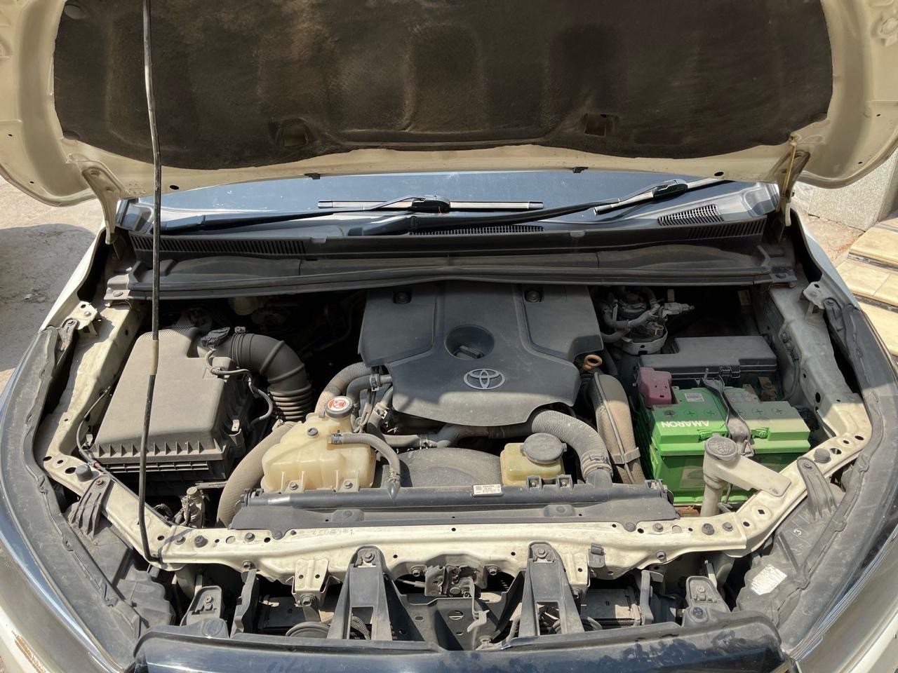 Buy Used Toyota Innova Crysta 2.8 AT Touring Sport BSIV of 2017 model ...