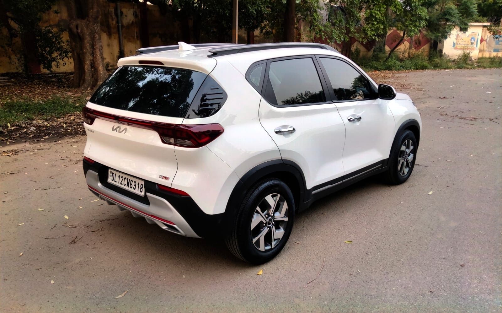 Buy Used Kia Sonet HTX Turbo DCT of 2023 model @ 9,25,000 INR in Delhi ...