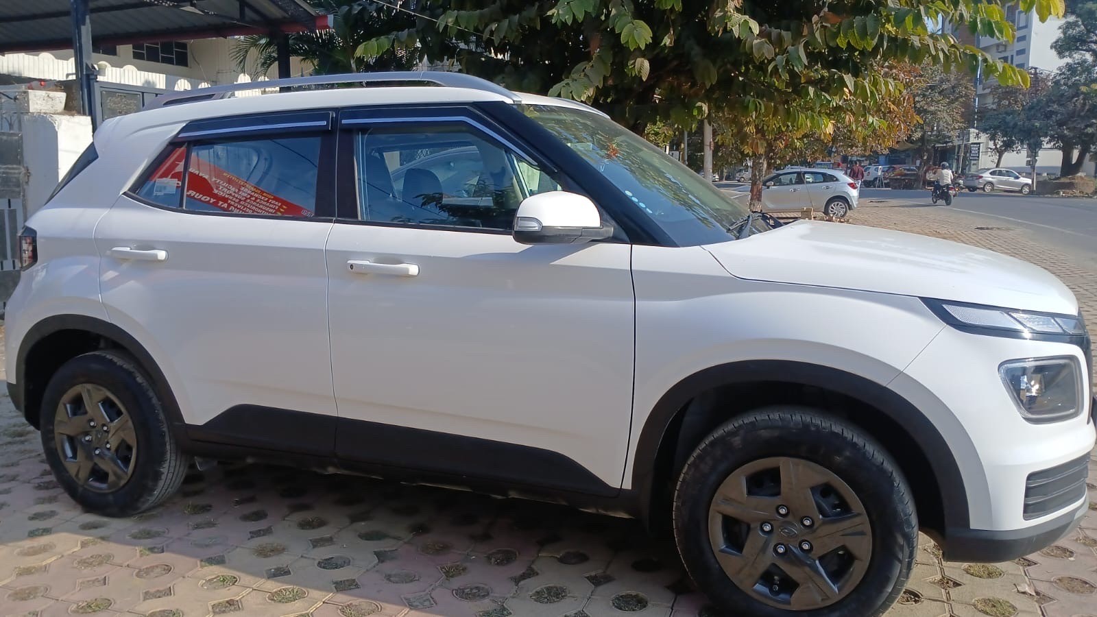 Buy Used Hyundai Venue S Opt of 2025 model @ 9,35,000 INR in Dehradun ...