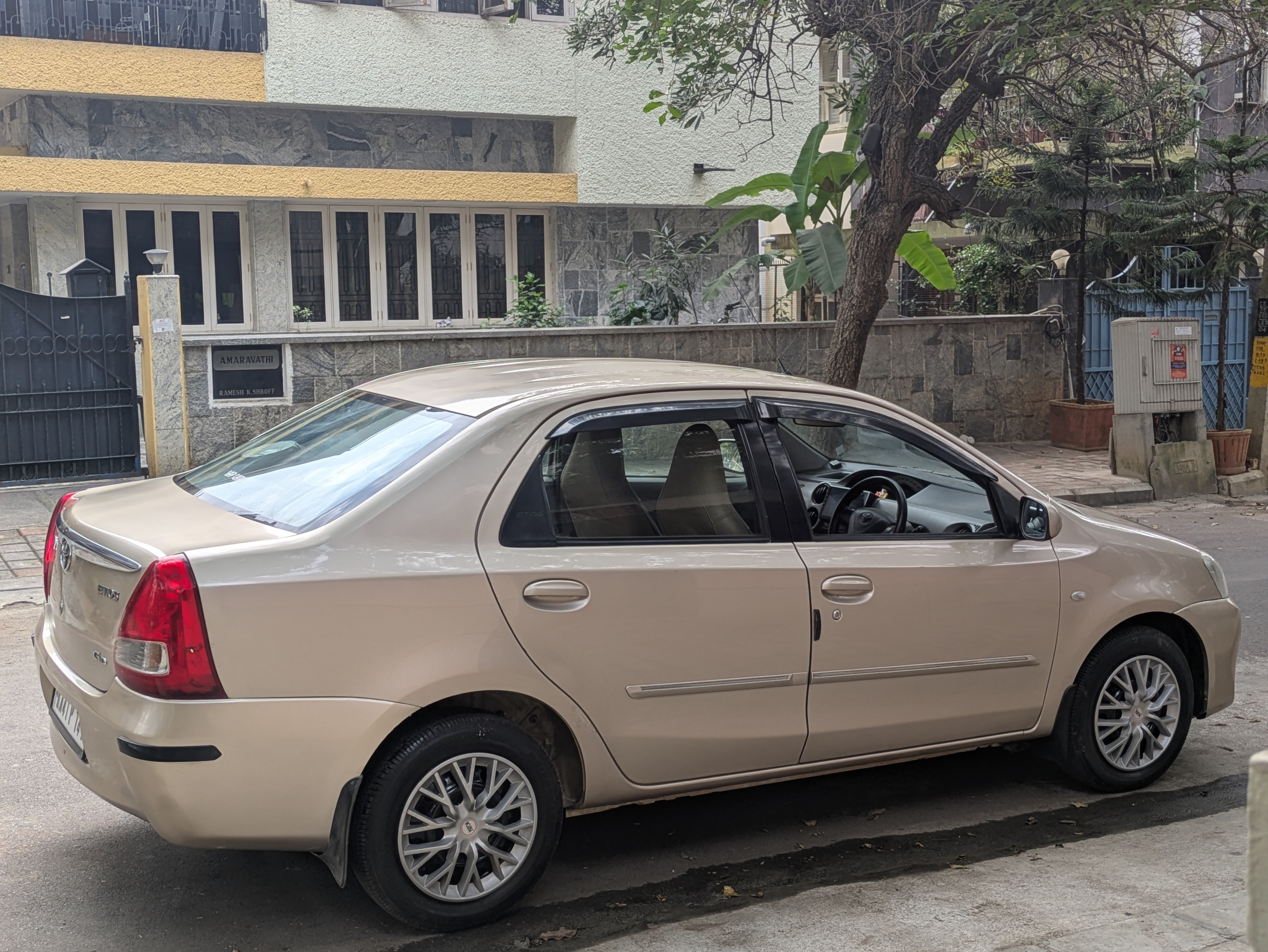 Buy Used Toyota Etios GD of 2011 model @ 3,60,000 INR in Bangalore - 5075307 - ZigWheels.com