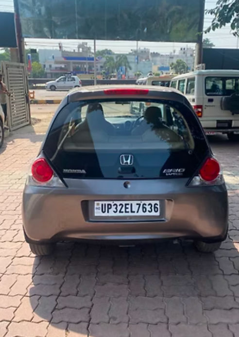 Buy Used Honda Brio E MT of 2012 model @ 2,50,000 INR in Lucknow ...