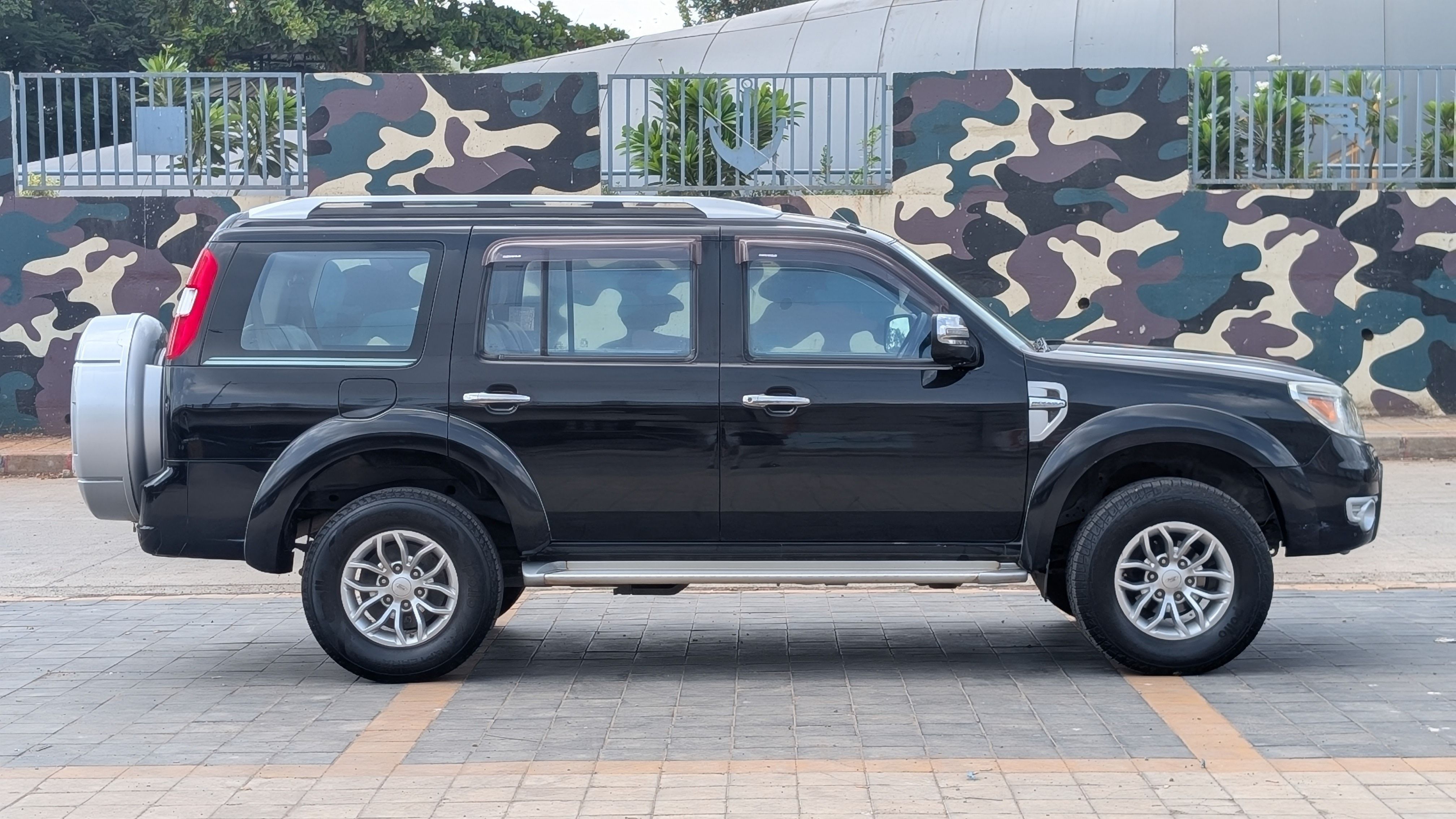 Buy Used Ford Endeavour 2.5L 4X2 MT of 2014 model @ 6,35,000 INR in ...