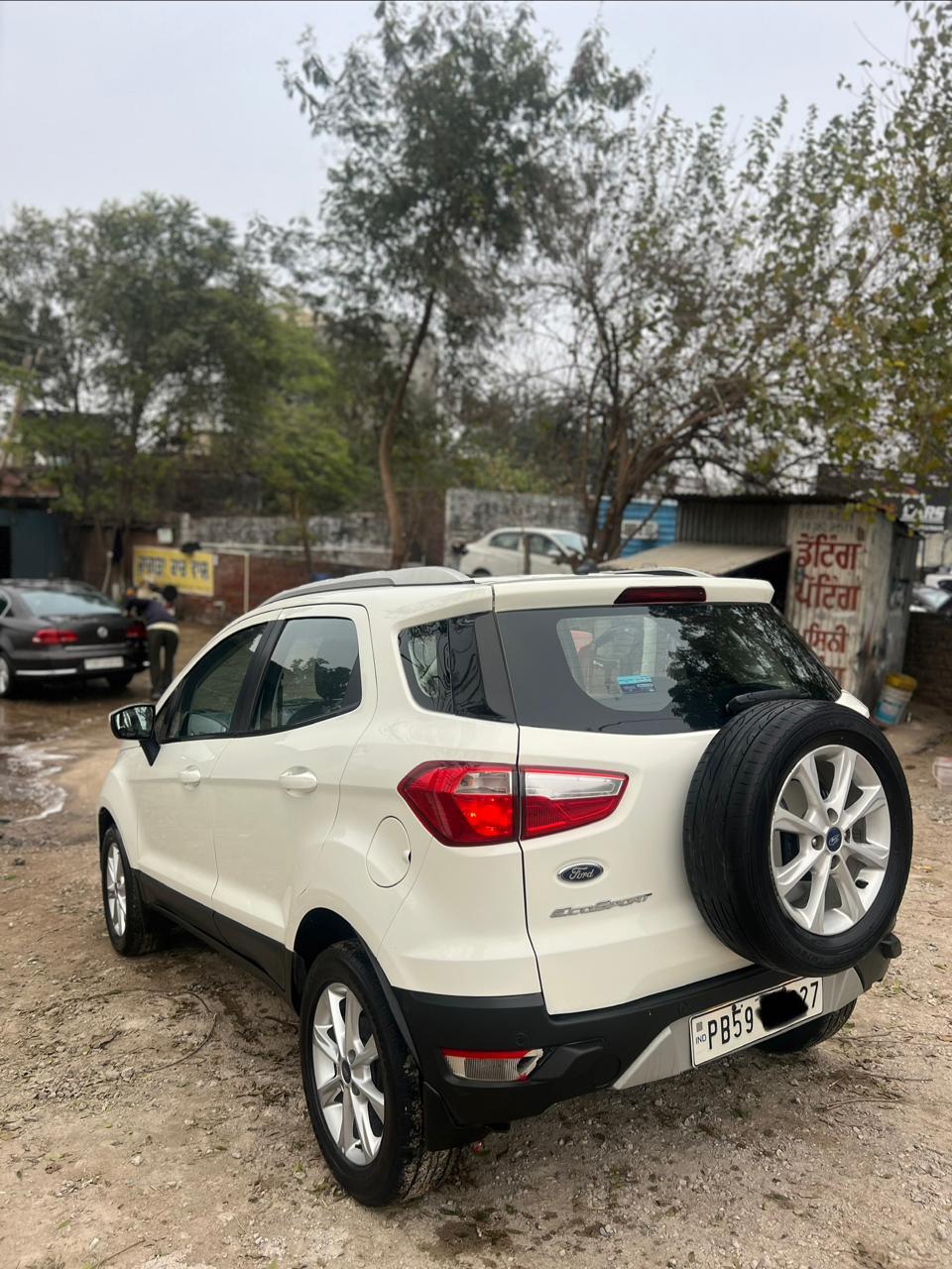 Buy Used Ford Ecosport 1.5 Diesel Titanium BSIV of 2018 model @ 5 ...