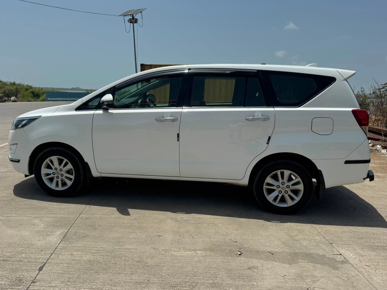 Buy Used Toyota Innova Crysta 2.4 G MT of 2020 model @ 19,50,000 INR in ...
