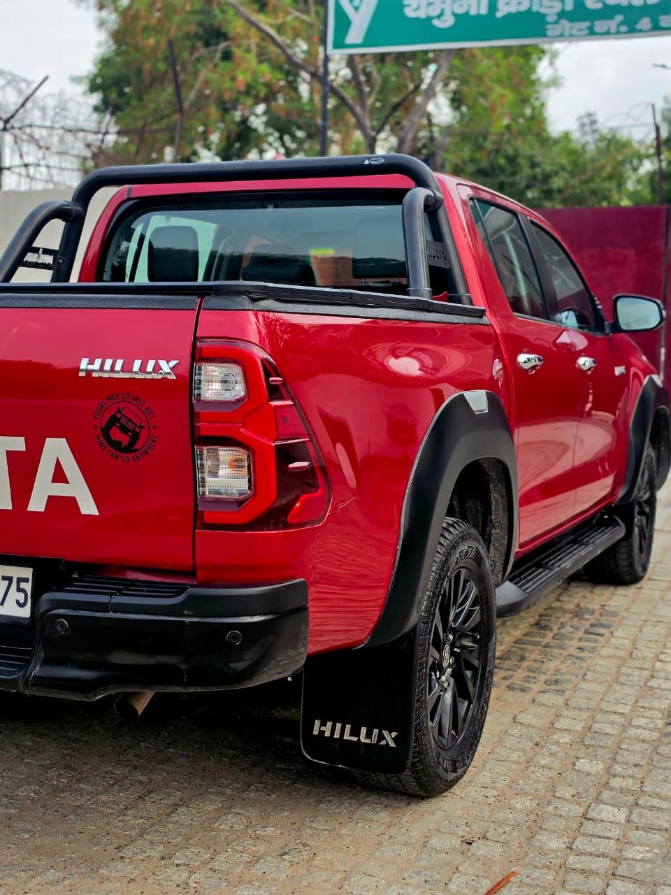 Buy Used Toyota Hilux High AT of 2023 model @ 28,75,000 INR in Delhi ...