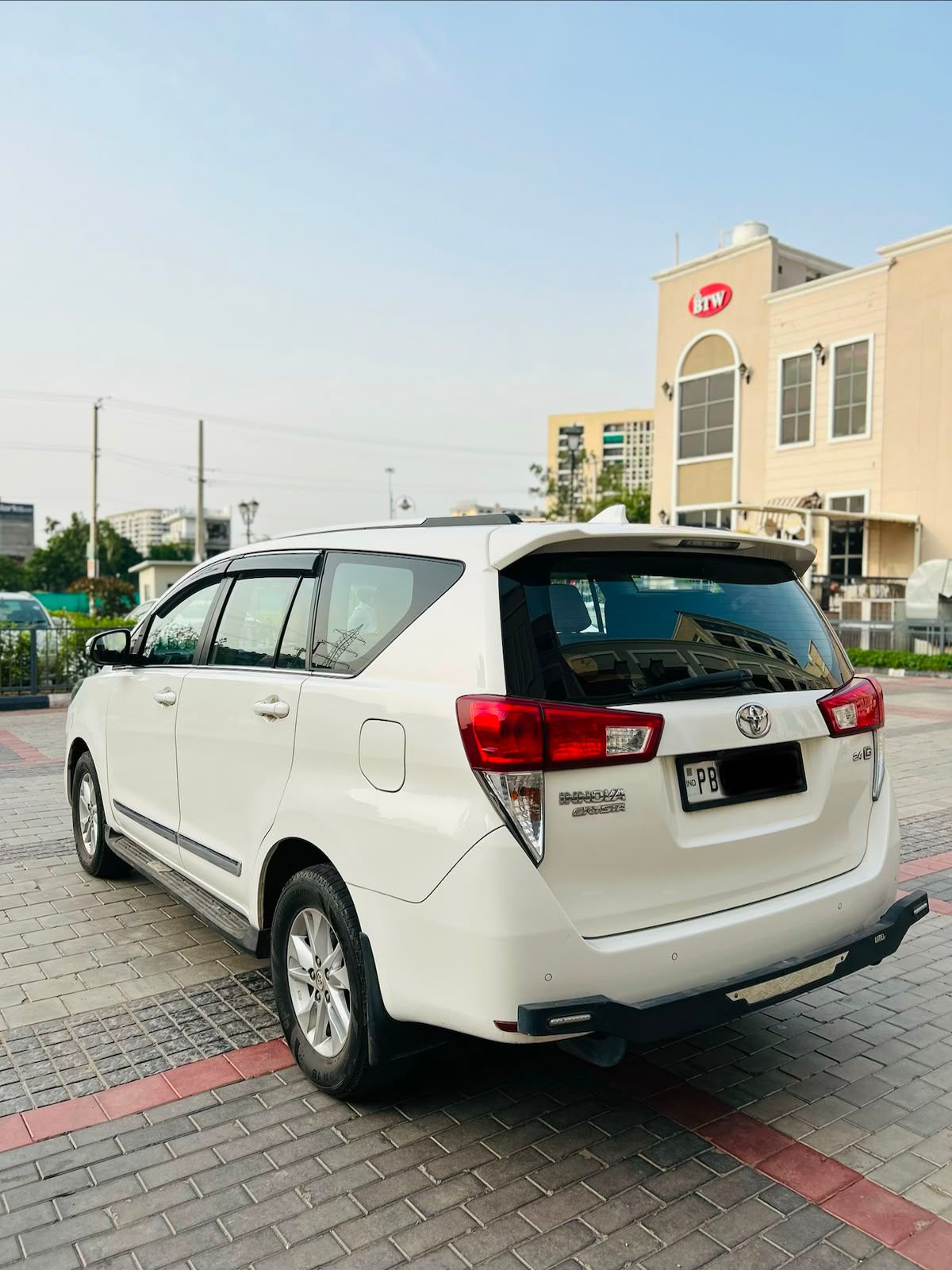 Buy Used Toyota Innova Crysta 2.4 G 7 STR of 2020 model @ 17,50,000 INR ...