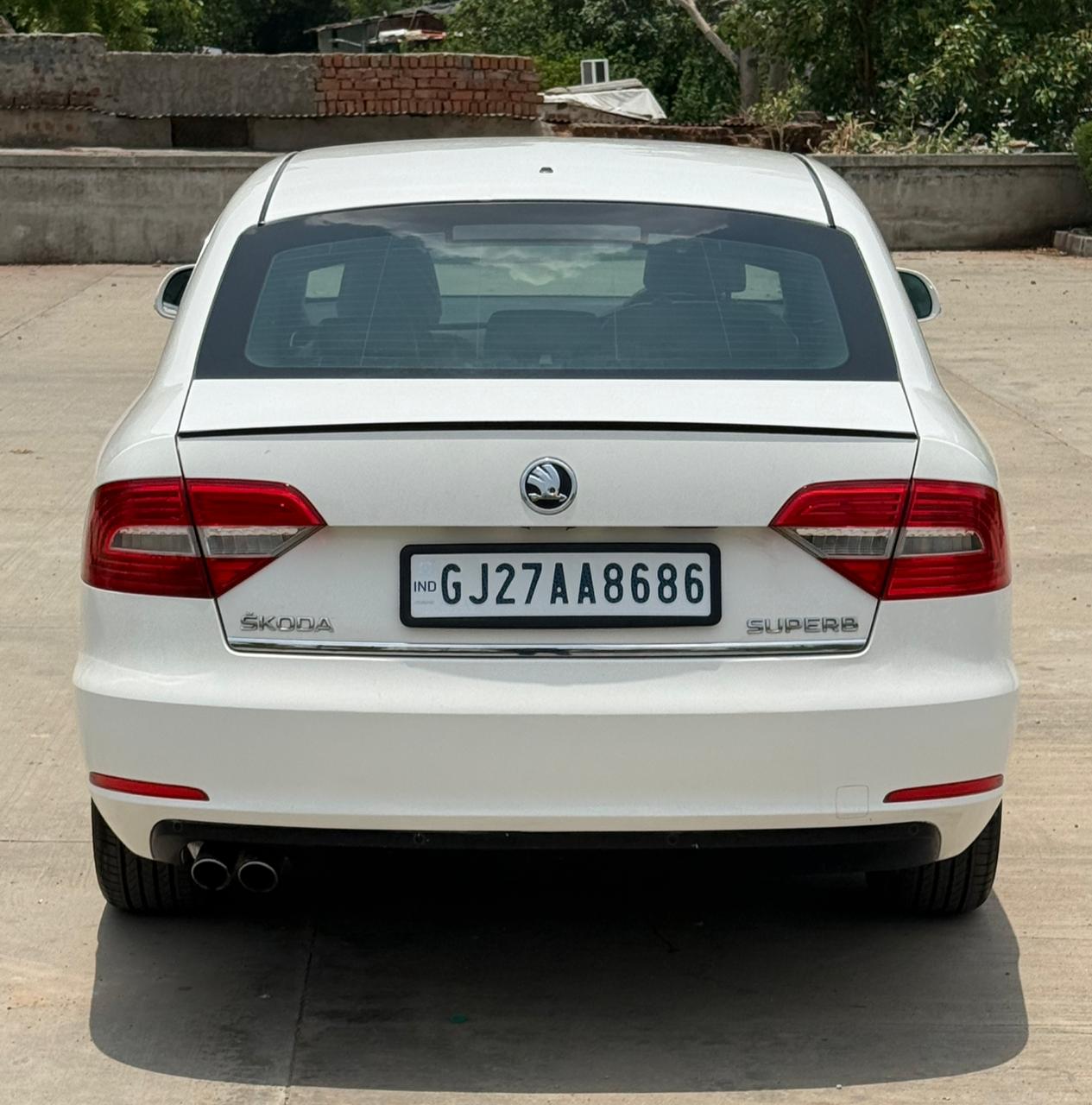 Buy Used Skoda Superb Elegance 1.8 TSI AT of 2014 model @ 5,35,000 INR ...