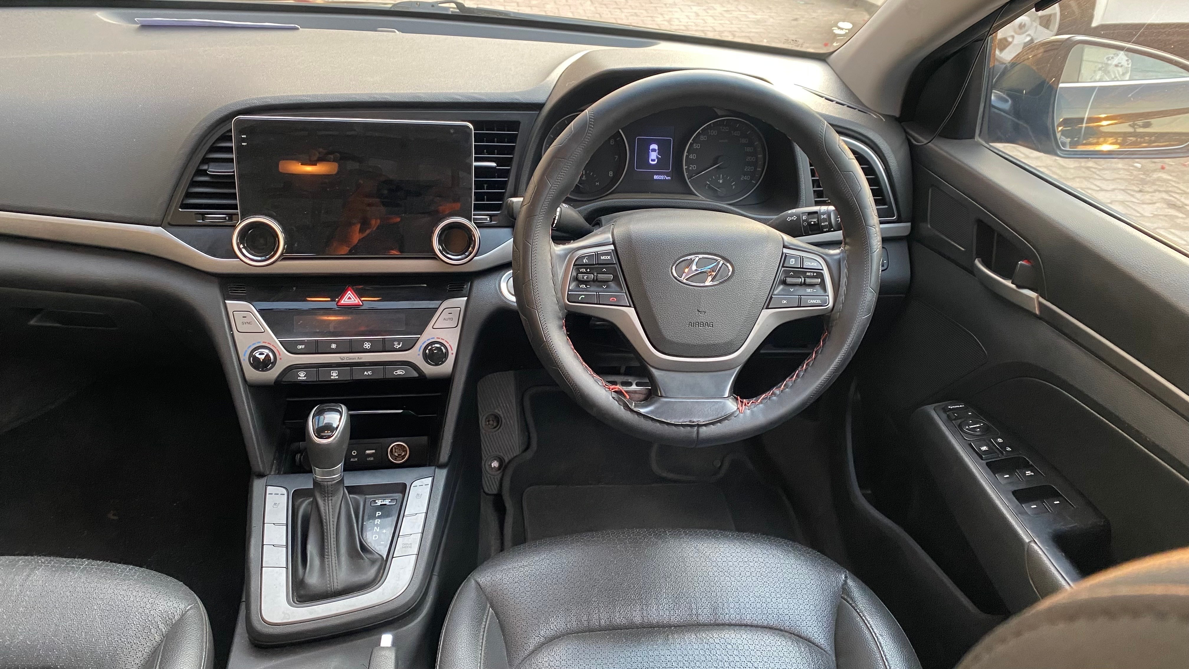 Buy Used Hyundai Elantra SX AT of 2016 model @ 6,25,000 INR in Pune - 5055914 - ZigWheels.com