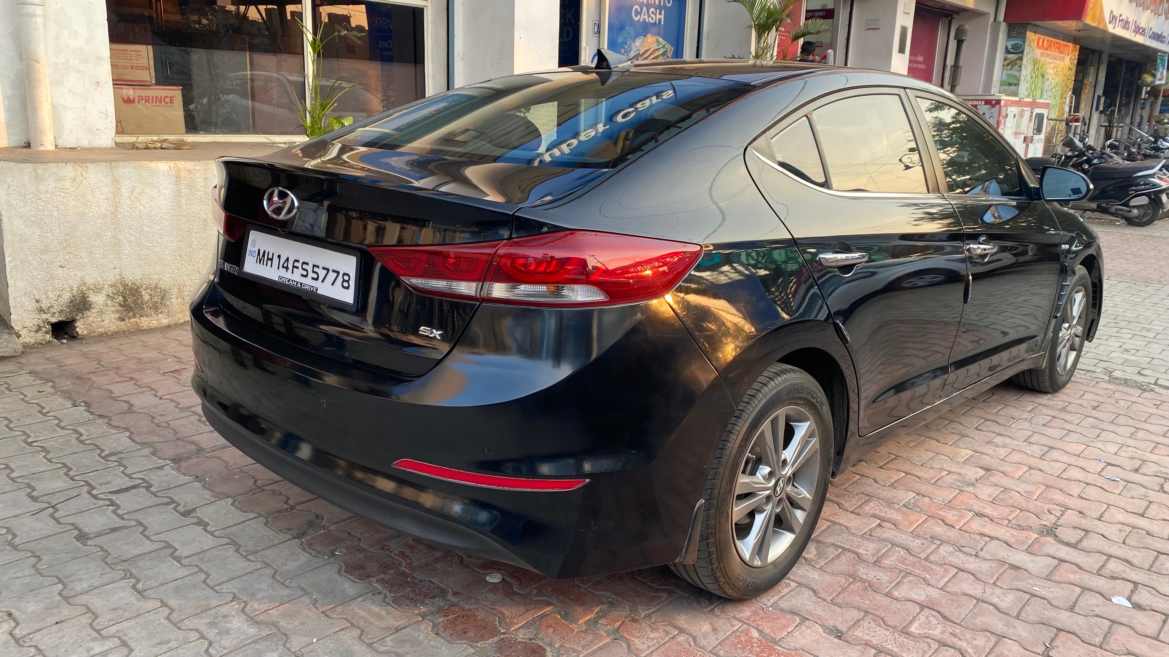 Buy Used Hyundai Elantra SX AT of 2016 model @ 6,25,000 INR in Pune - 5055914 - ZigWheels.com