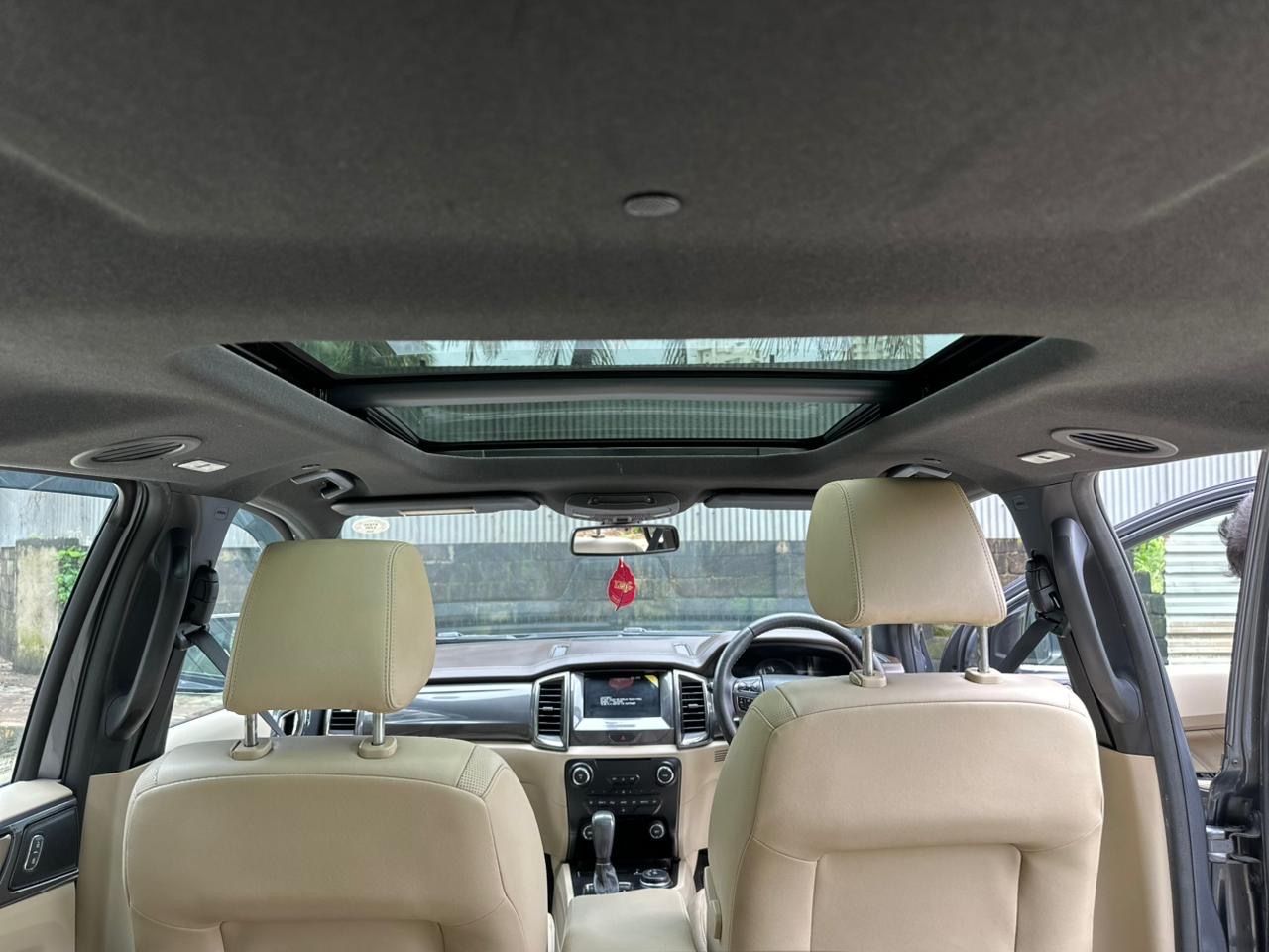 Buy Used Ford Endeavour 3.2 Titanium AT 4X4 of 2018 model @ 23,50,000 ...