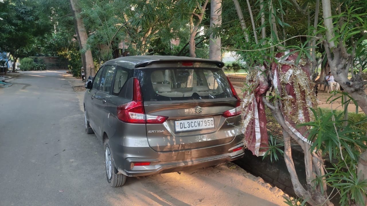 Buy Used Maruti Ertiga VXI of 2022 model @ 6,90,000 INR in Delhi ...