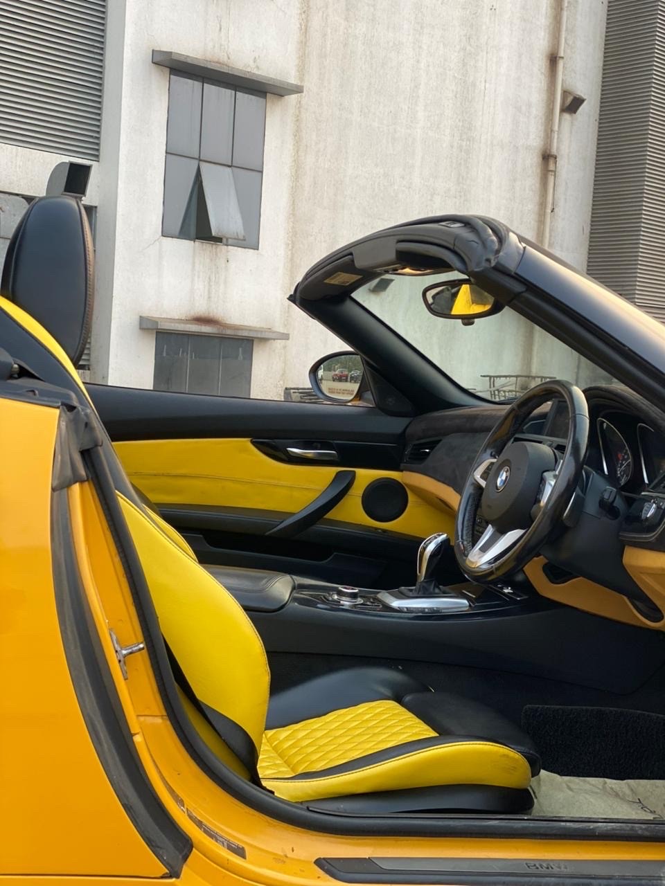 Buy Used BMW Z4 35i of 2011 model @ 27,95,000 INR in Mumbai - 4961268 - ZigWheels.com