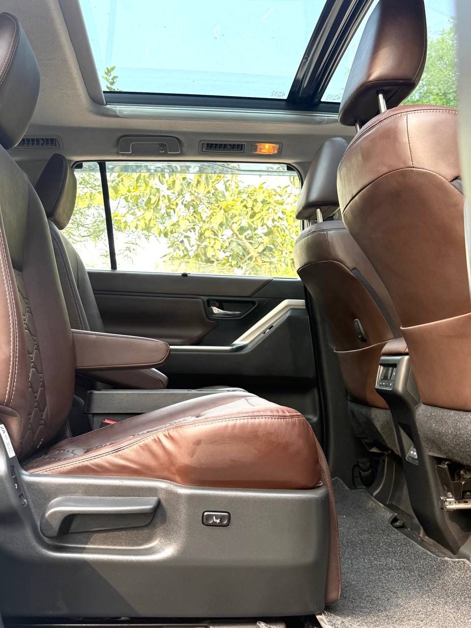 Buy Used Toyota Innova Hycross ZX Optional Hybrid of 2025 model @ 34 ...