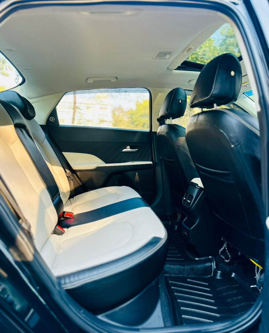 Buy Used Hyundai Verna SX of 2023 model @ 11,25,000 INR in Delhi ...