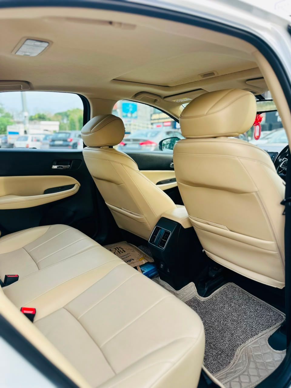 Buy Used Honda City ZX CVT of 2022 model @ 11,90,000 INR in Chandigarh ...