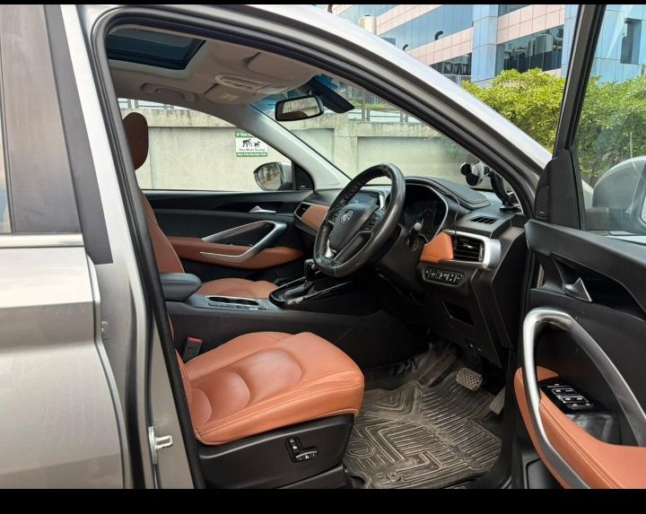Buy Used MG Hector Plus Sharp CVT of 2021 model @ 12,25,000 INR in Pune ...