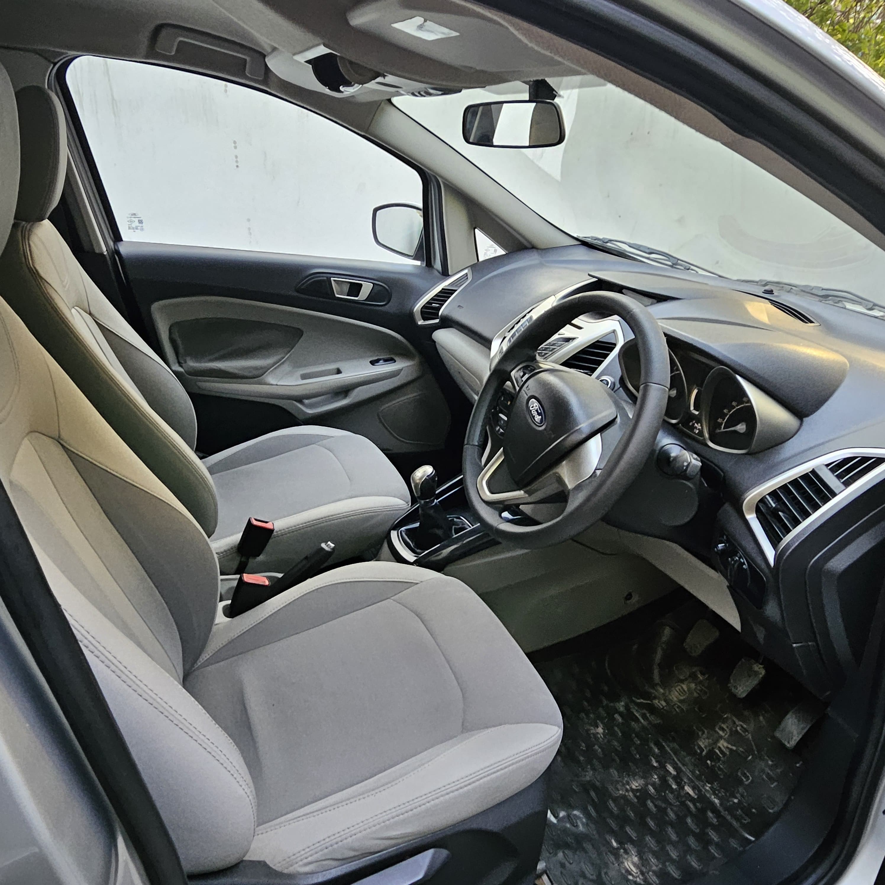 Buy Used Ford Ecosport 1.5 Diesel Ambiente BSIV of 2017 model @ 4 ...