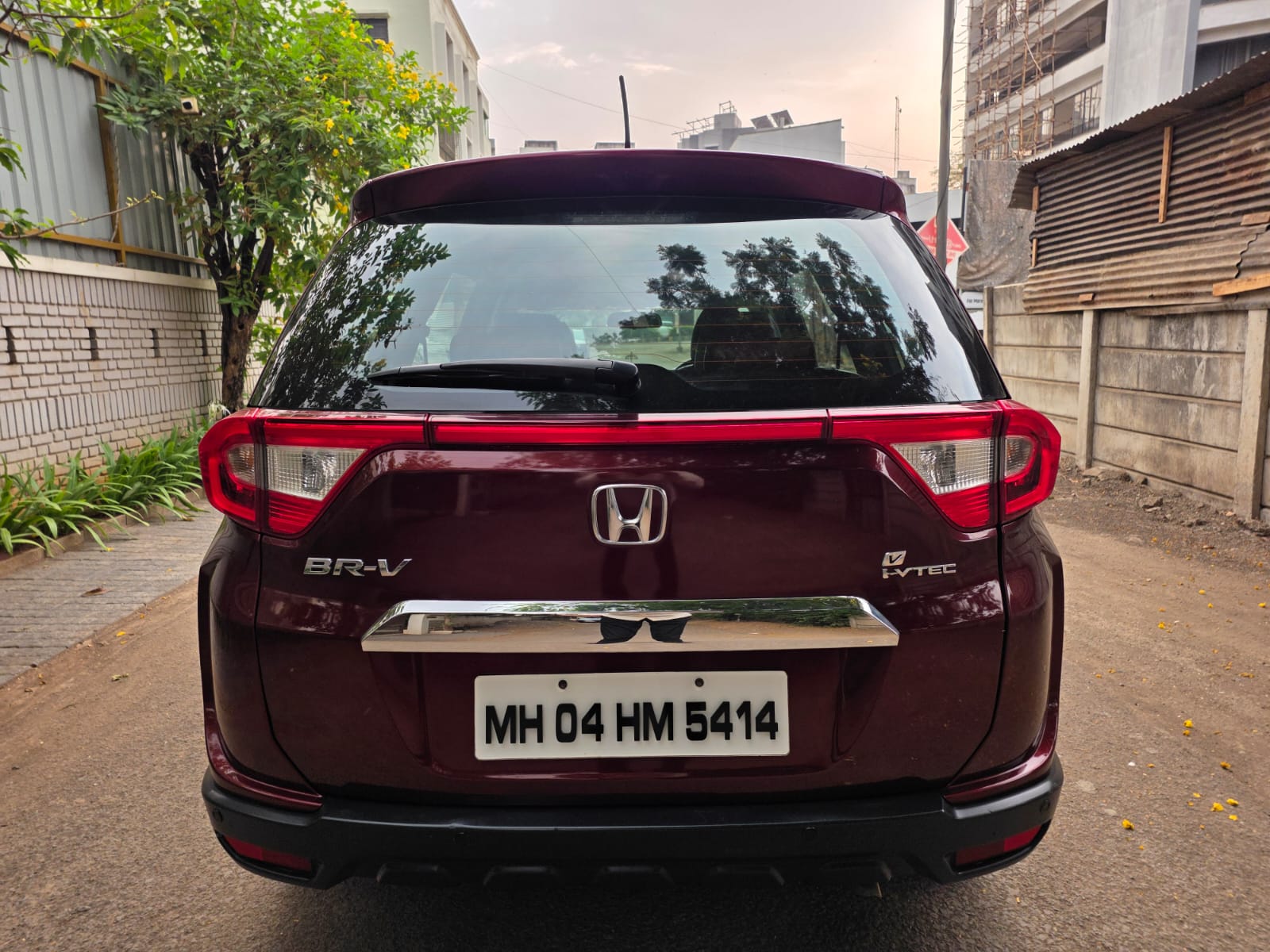 Buy Used Honda Brio V MT of 2016 model @ 6,50,000 INR in Nashik ...