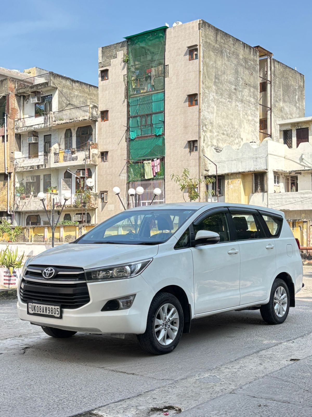 Buy Used Toyota Innova Crysta 2.4 G Plus MT BSIV of 2019 model @ 12 ...