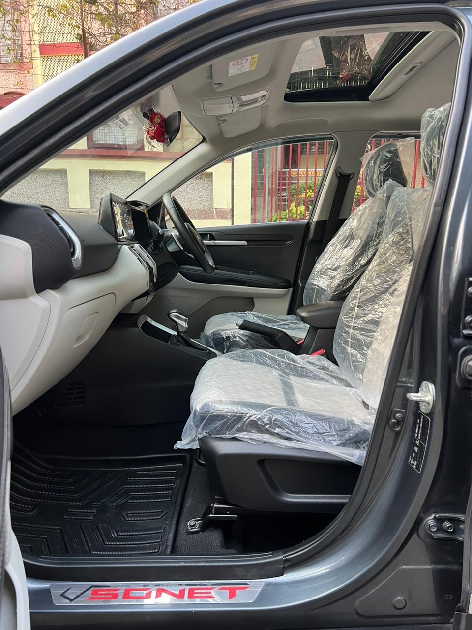 Buy Used Kia Sonet HTX Turbo DCT BSVI of 2022 model @ 8,75,000 INR in ...