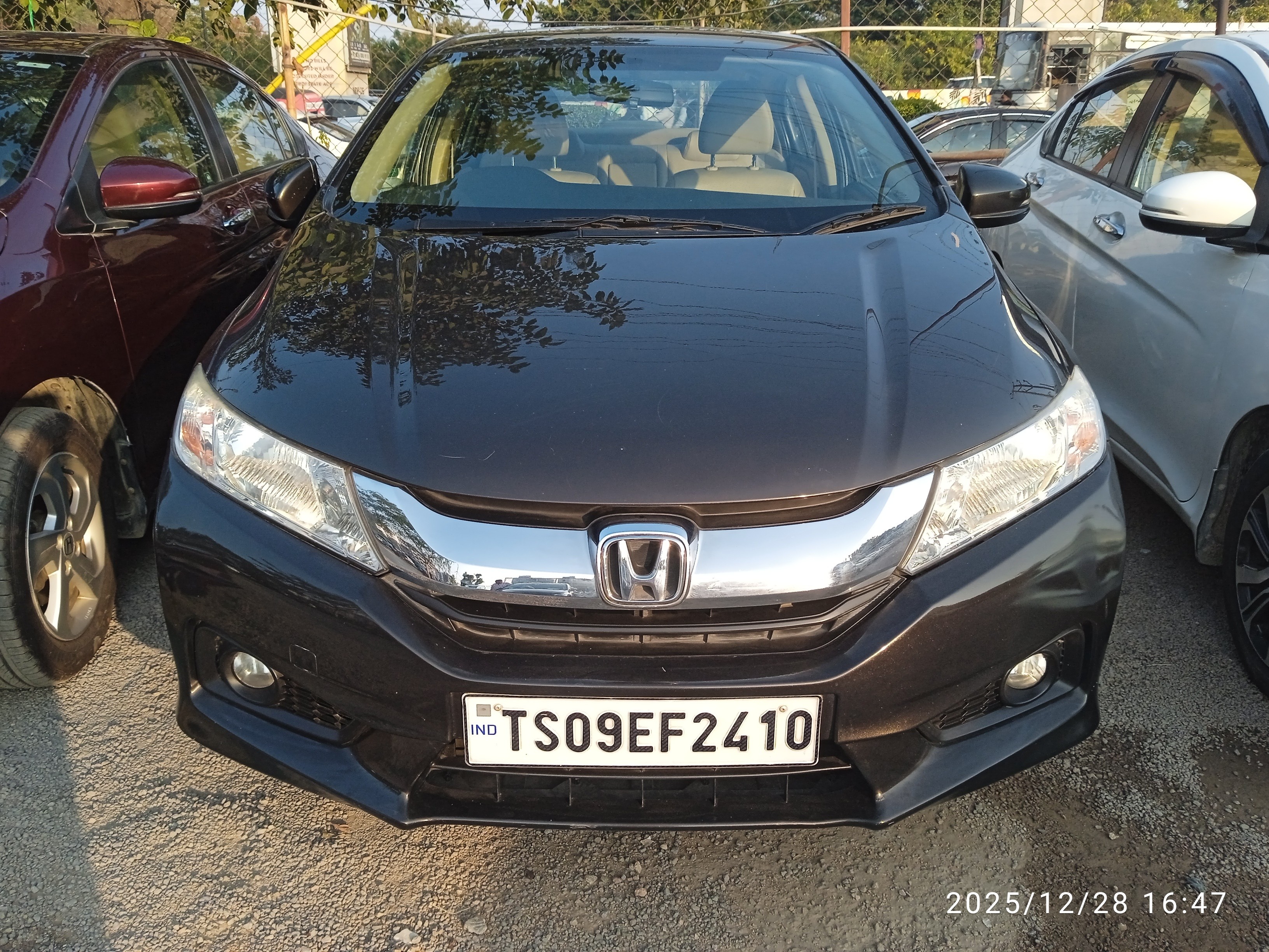 Buy Used Honda City i VTEC CVT VX of 2015 model @ 5,70,000 INR in ...