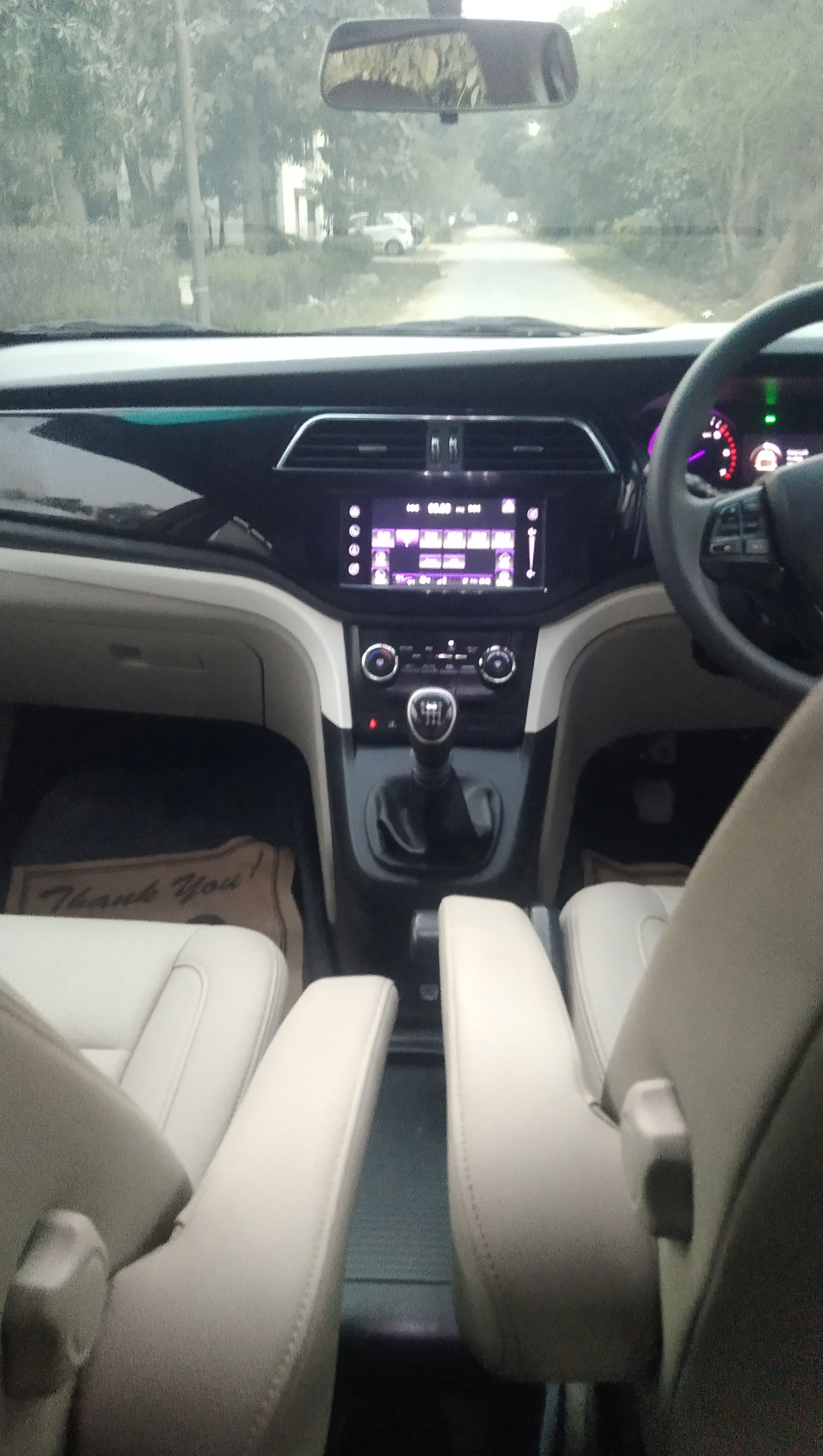 Buy Used Mahindra Marazzo M8 of 2019 model @ 6,20,000 INR in Delhi ...
