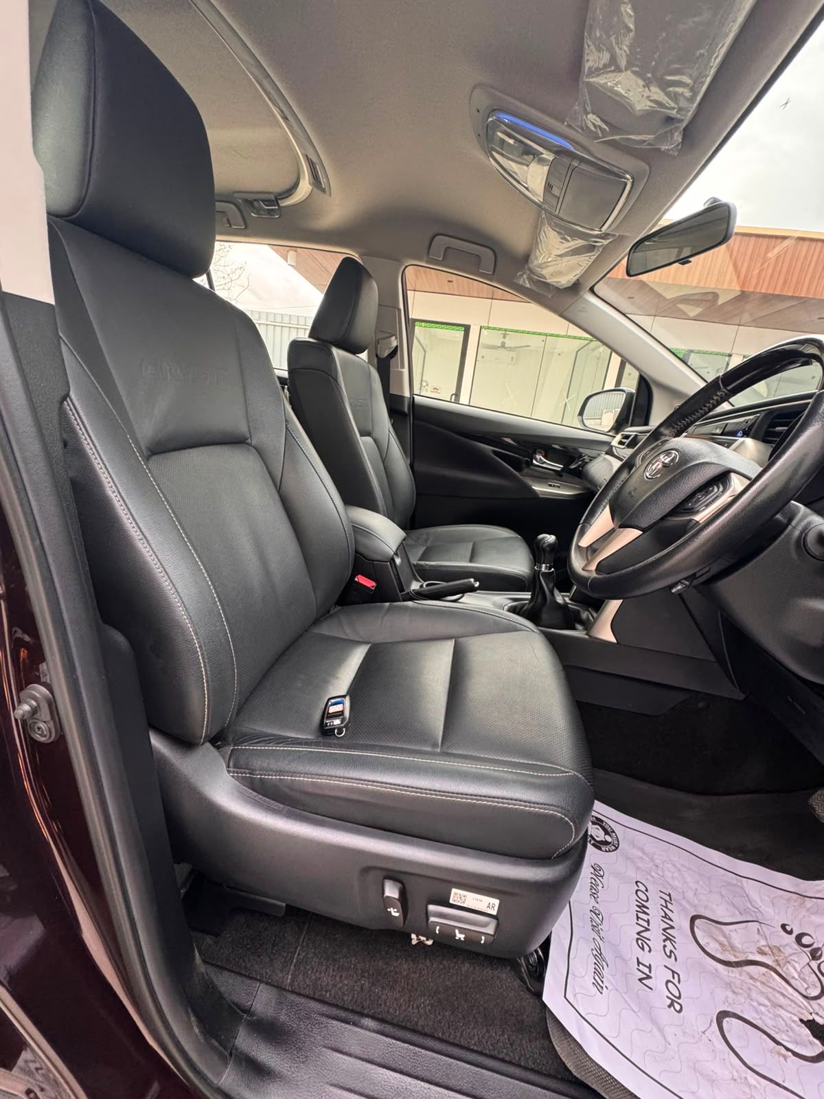 Buy Used Toyota Innova Crysta 2.4 ZX MT of 2020 model @ 22,00,000 INR ...