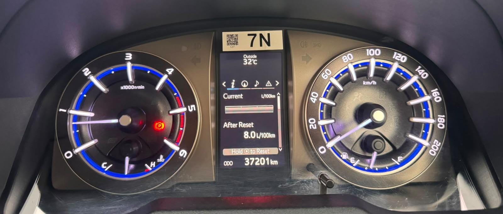 Buy Used Toyota Innova Crysta 2.4 ZX MT of 2020 model @ 22,00,000 INR ...