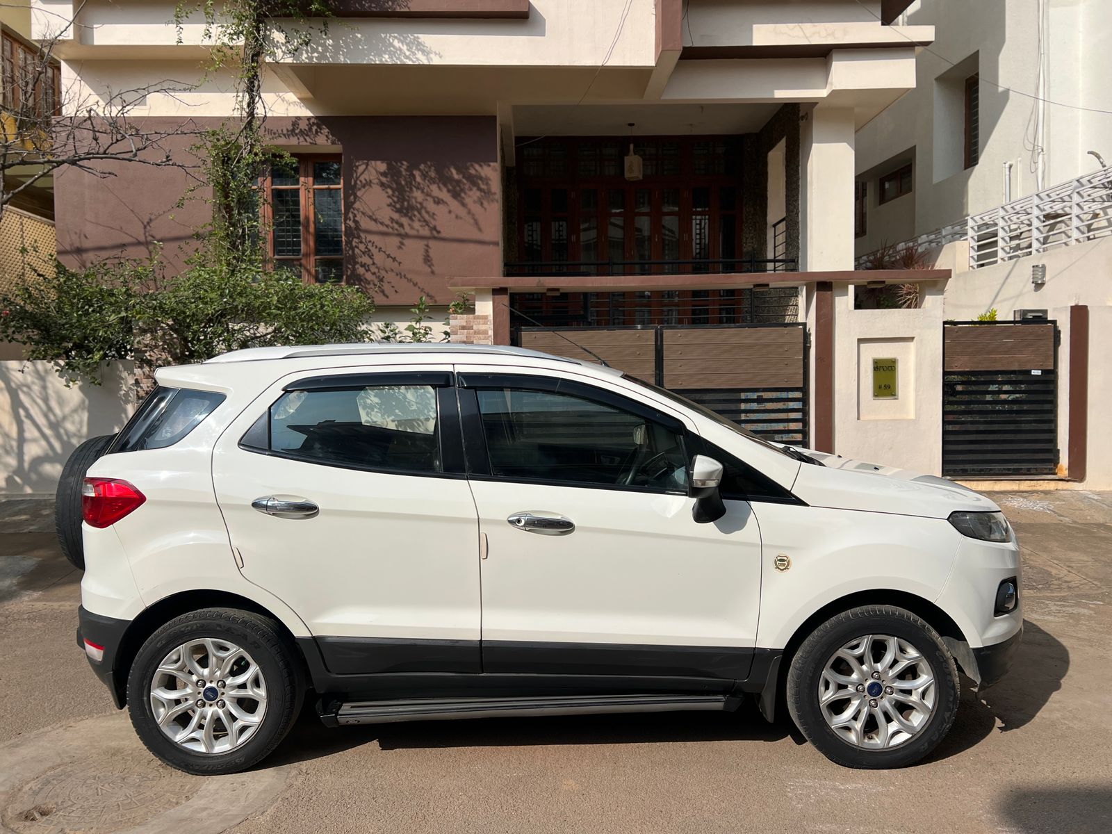 Buy Used Ford Ecosport 1.5 DV5 MT Ambiente of 2013 model @ 4,55,000 INR in Bangalore - 5052132 ...