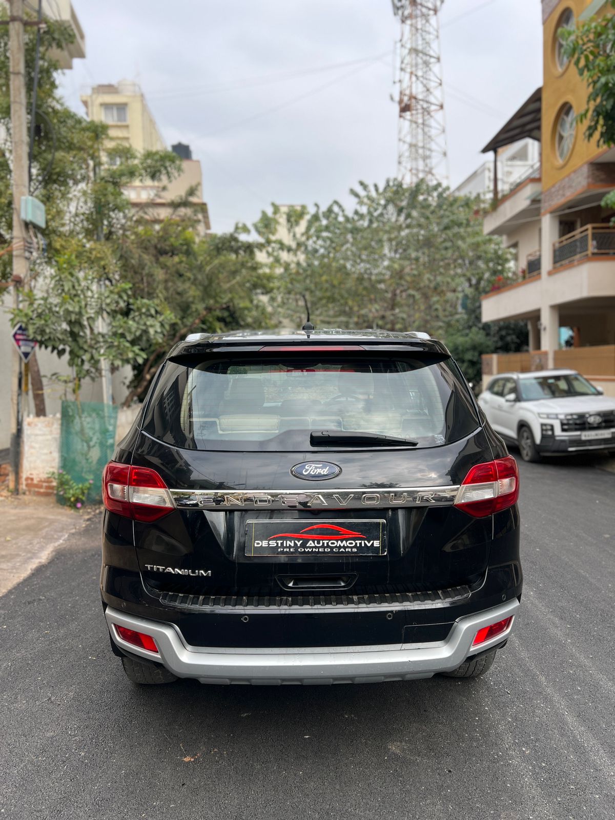 Buy Used Ford Endeavour Titanium Plus 4X2 of 2020 model @ 32,50,000 INR ...